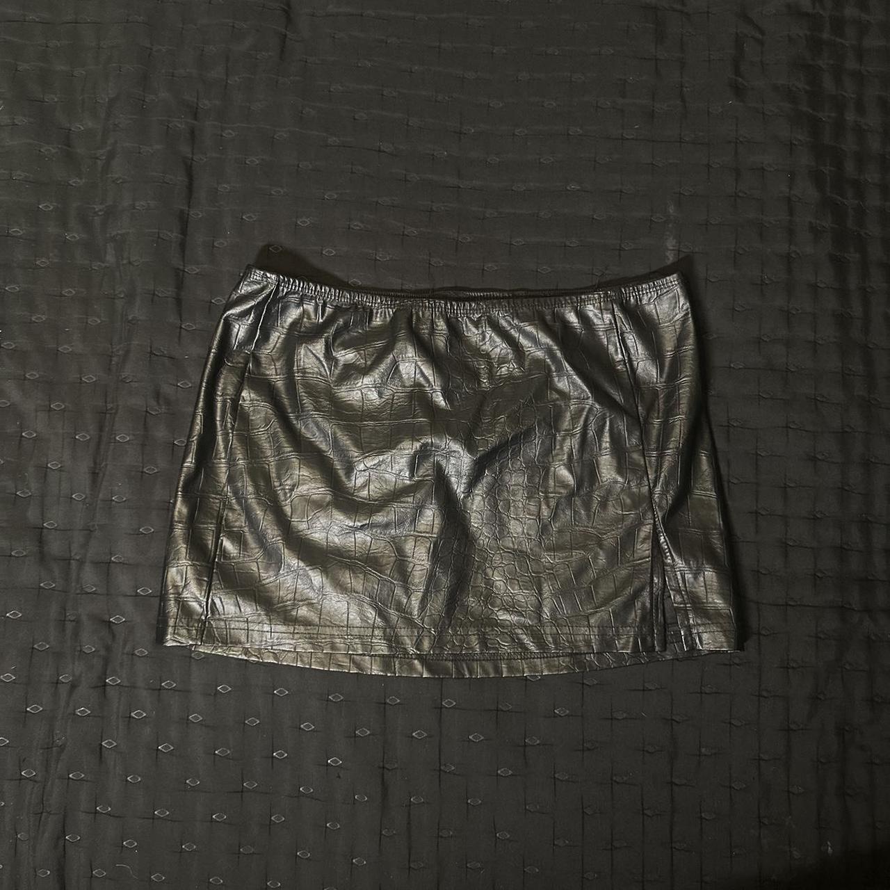 super cute black faux leather snake skin mini skirt,... - Depop