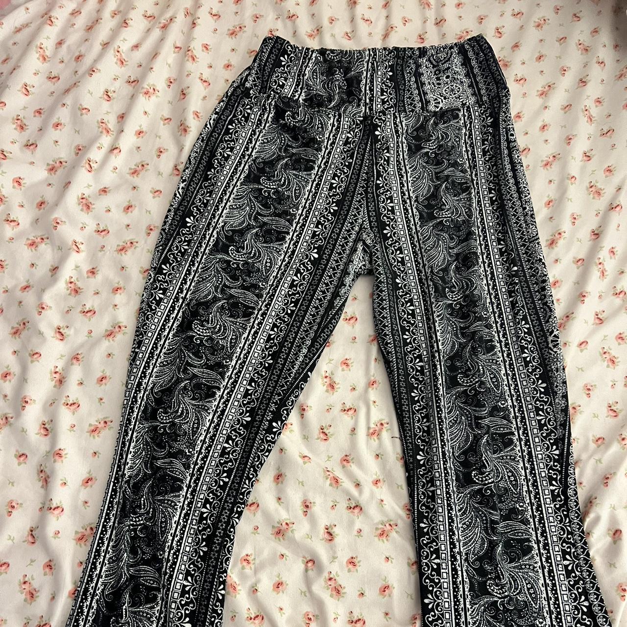 Patterned Gyat pants - Depop