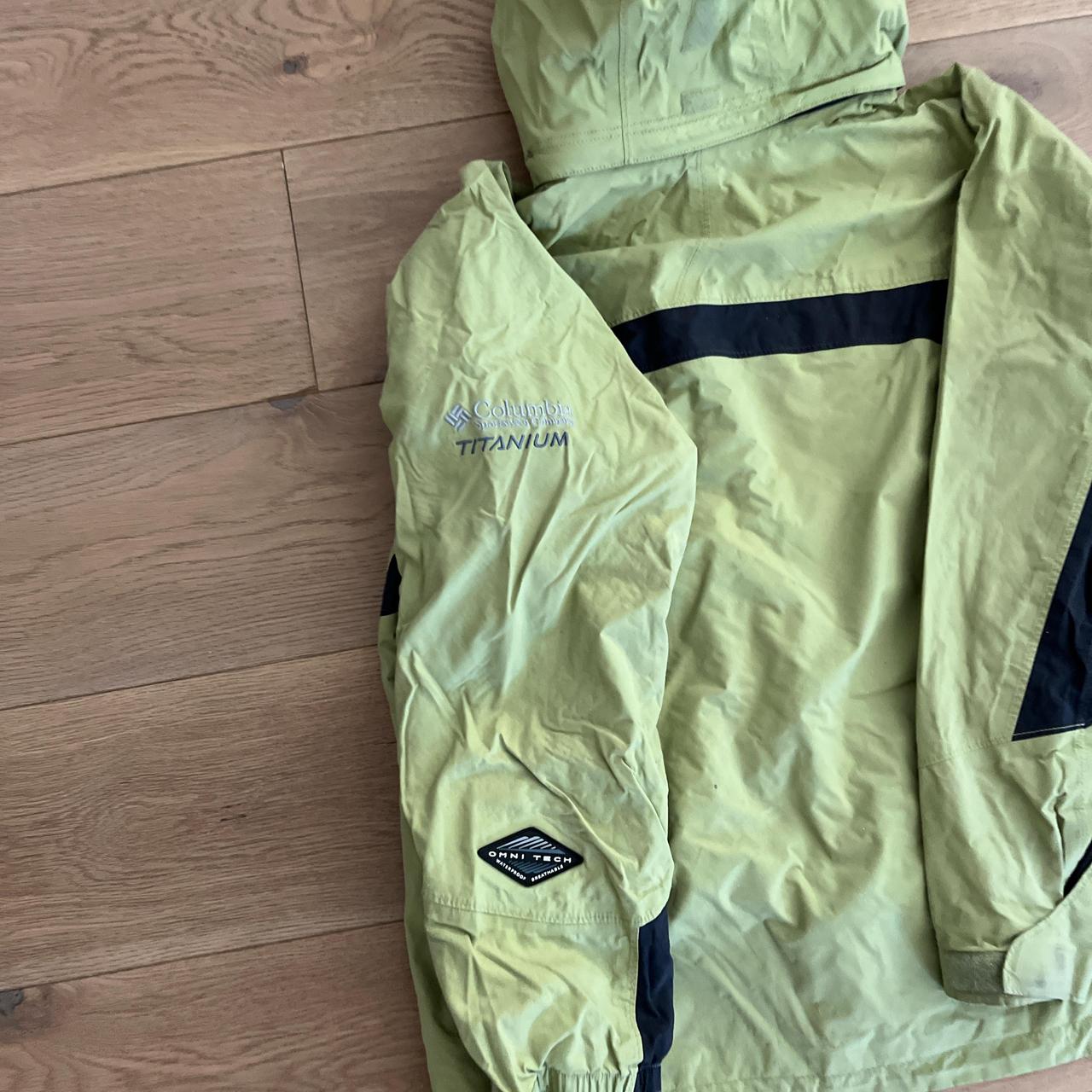 Green and black Columbia titanium snowboard/ski... - Depop