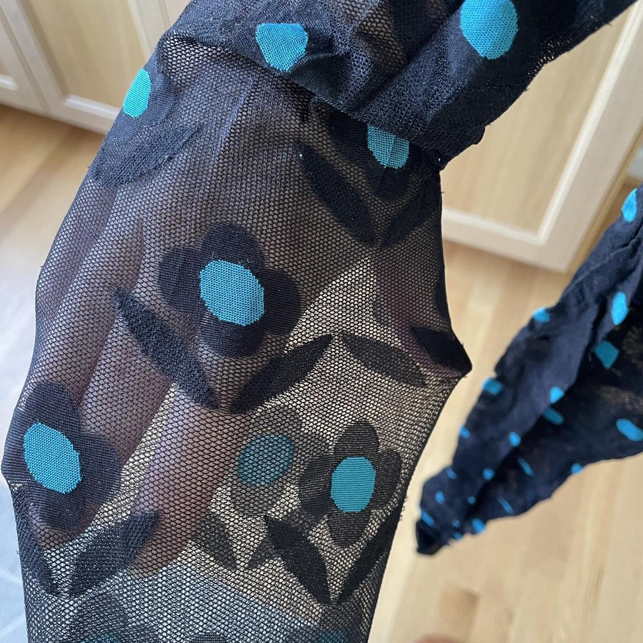 Calzedonia macro daisy micronet tights. I wore them... | Depop