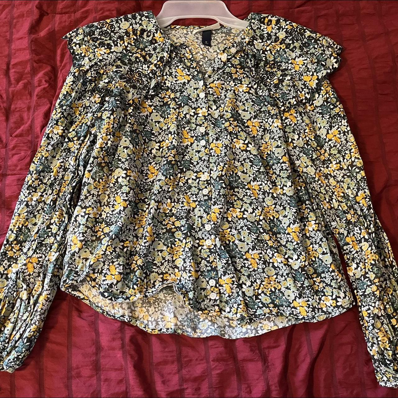 Cute Universal Thread floral long sleeve button up... - Depop