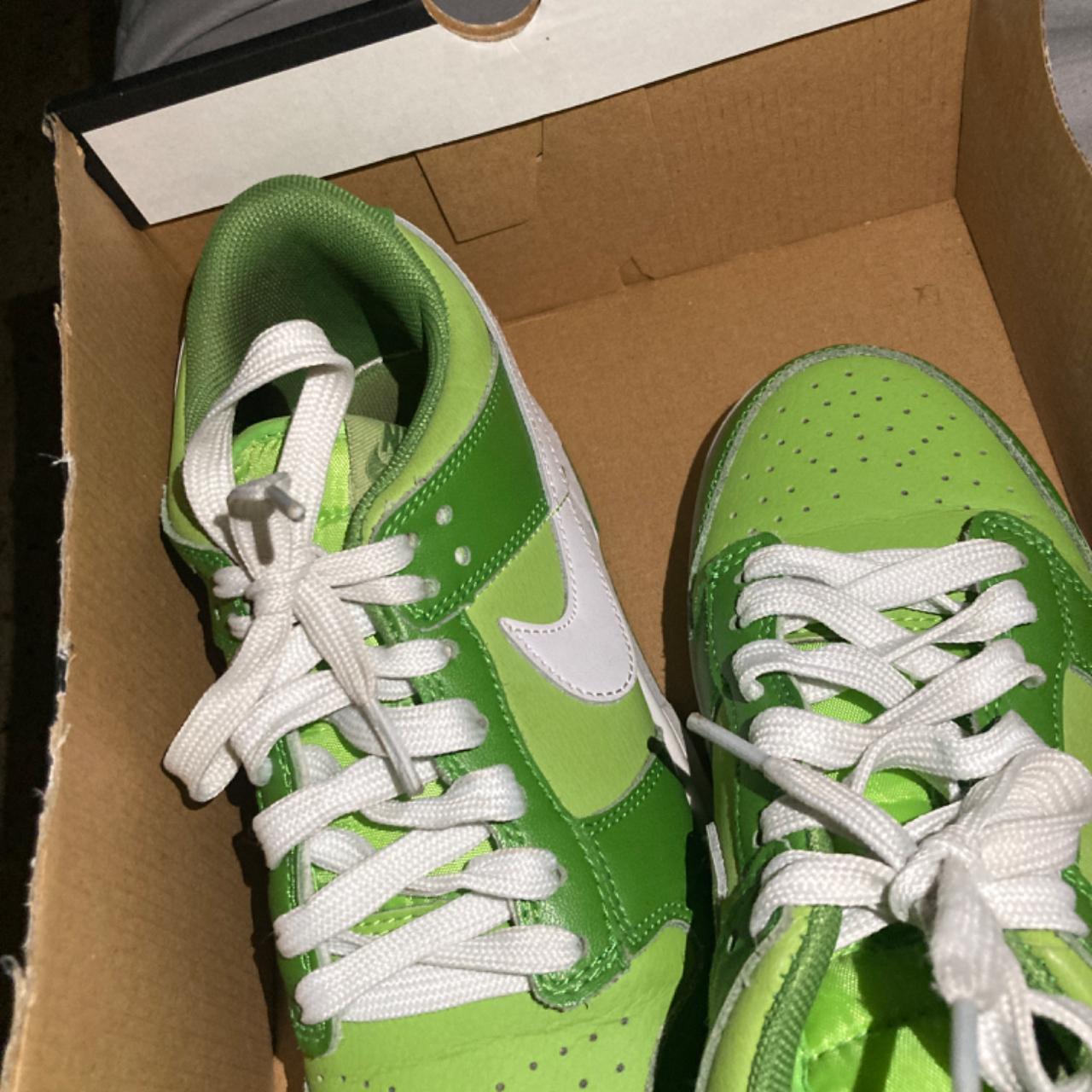 only worn a few time, green dunks - Depop