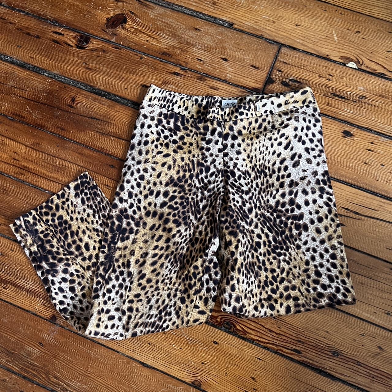 Amazing Cache leopard/cheetah cropped pants with... - Depop