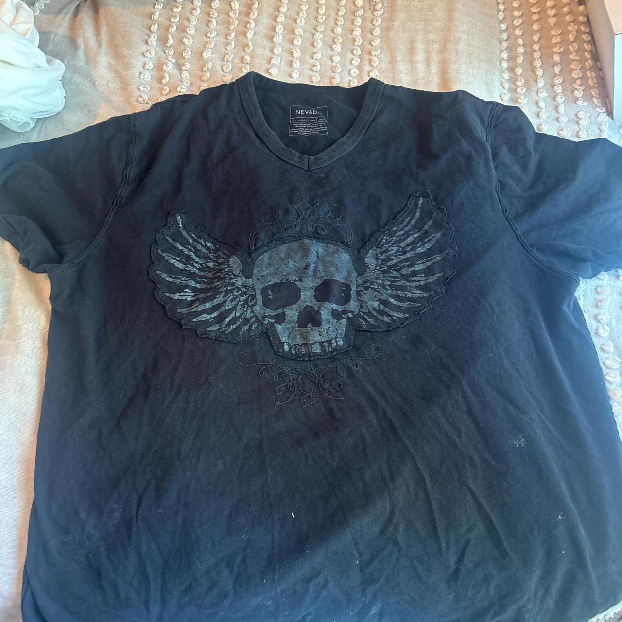Black and grey skull shirt - Depop