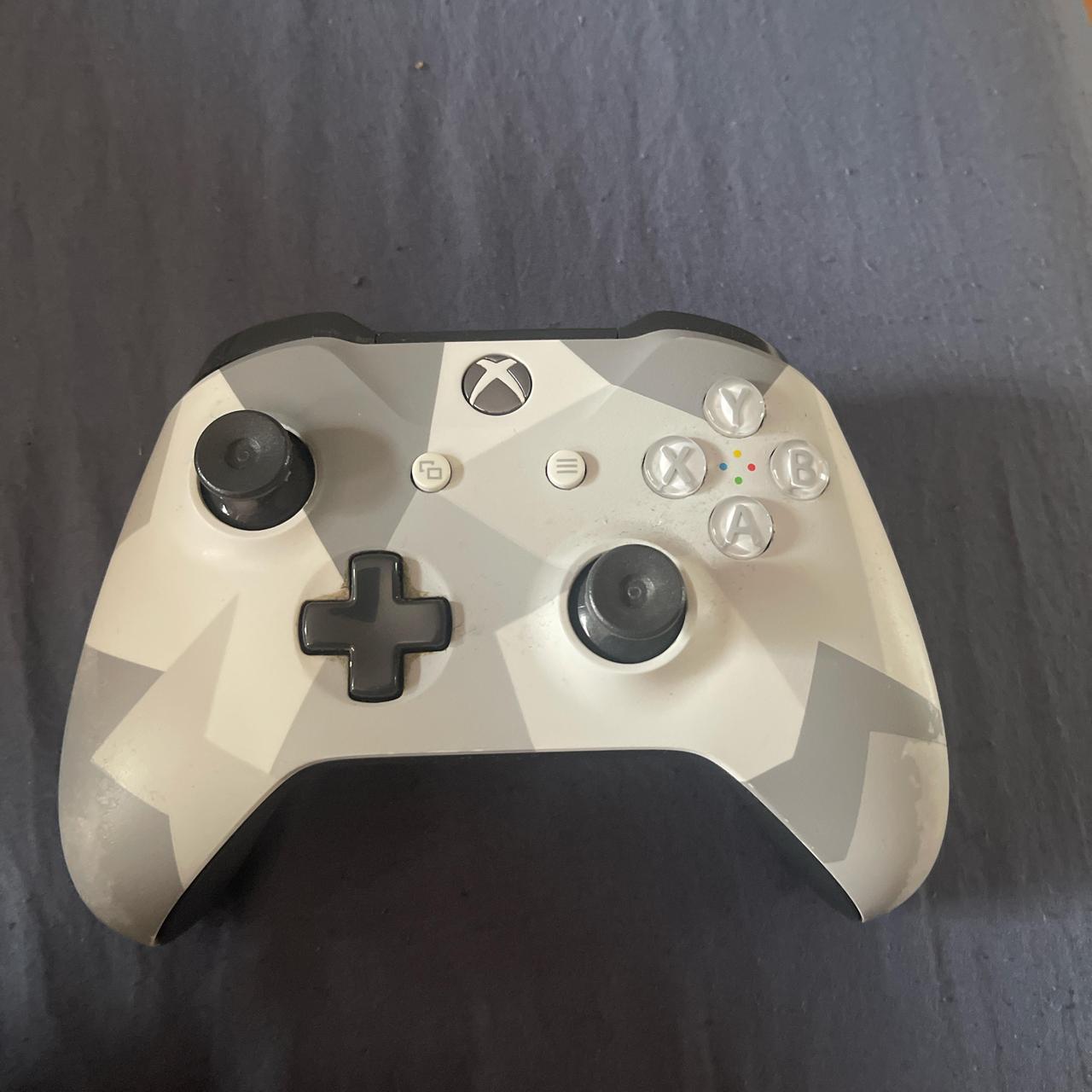 camo xbox controller perfectly working condition - Depop