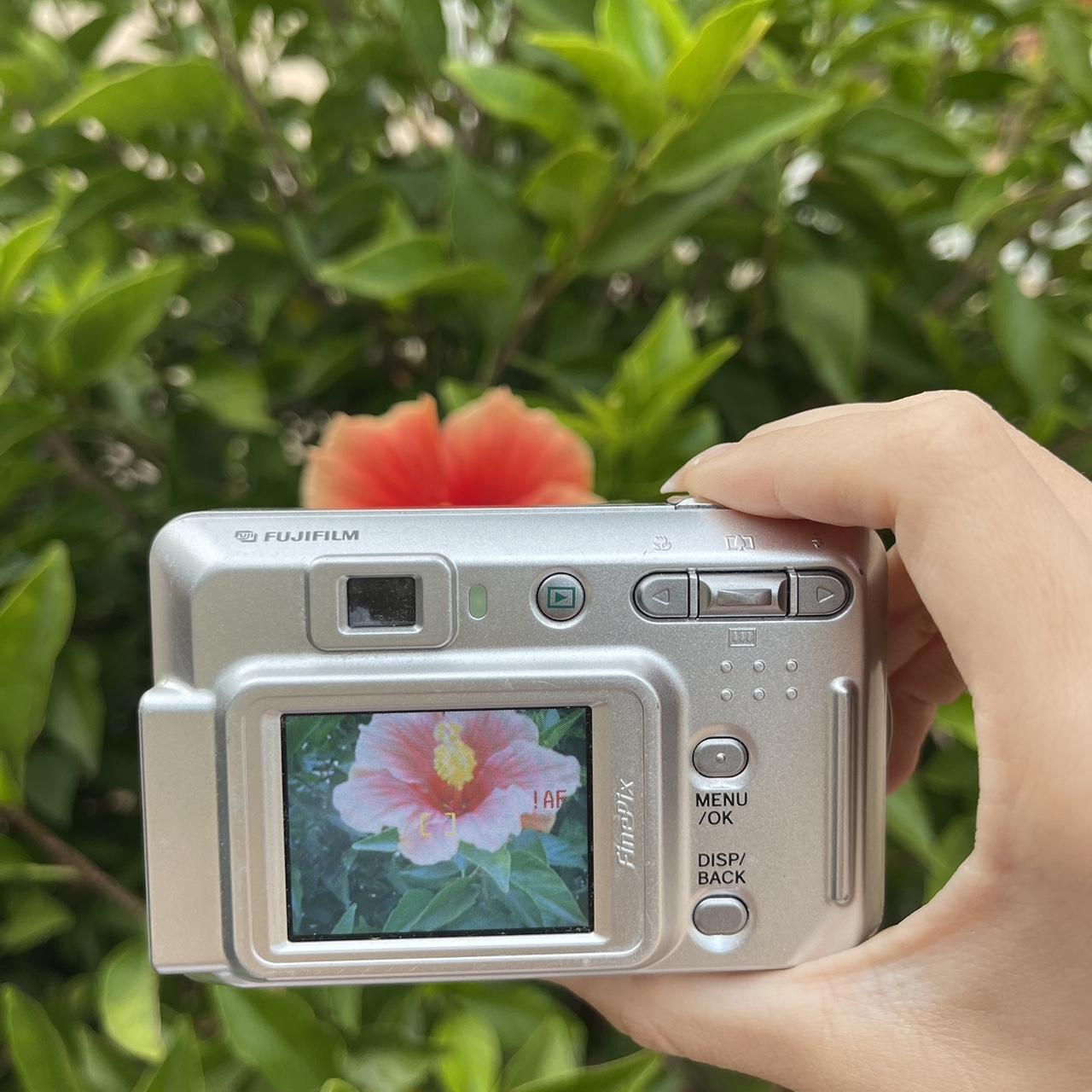 This FujiFilm FinePix digital camera is in excellent... - Depop