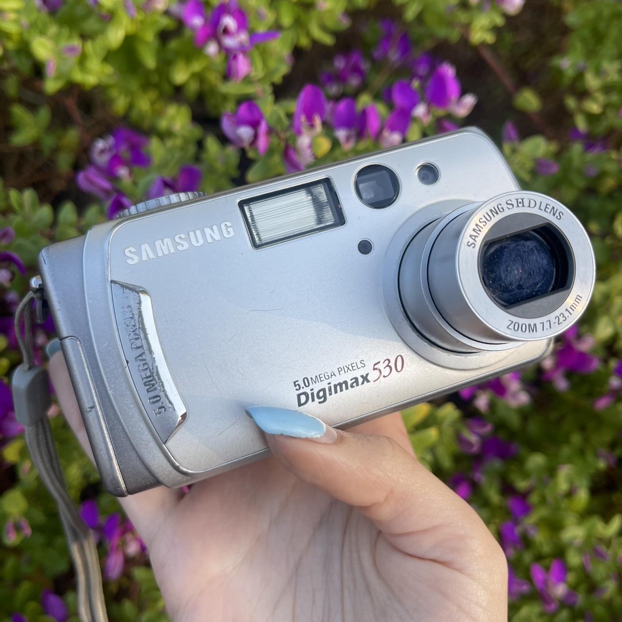 This Samsung Digimax 530 is a compact digital camera... | Depop