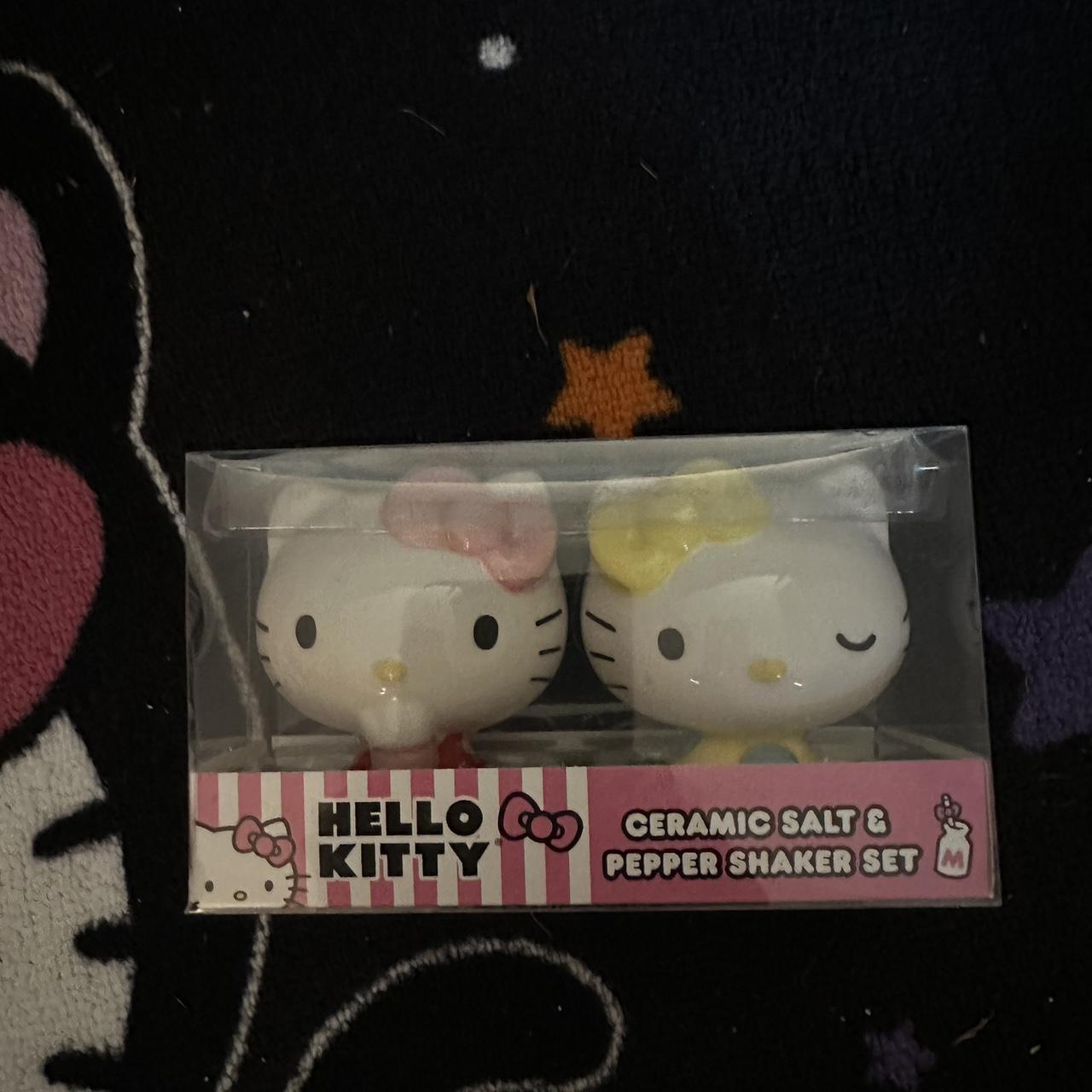 Hello Kitty ceramic salt and pepper shaker set -... - Depop