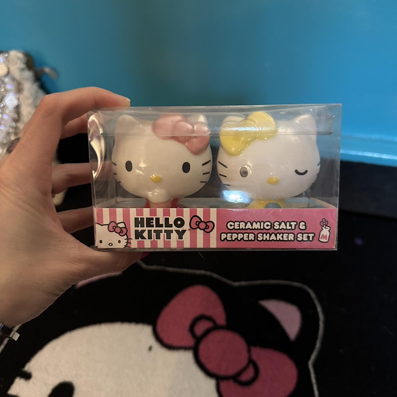 Hello Kitty ceramic salt and pepper shaker set -... - Depop