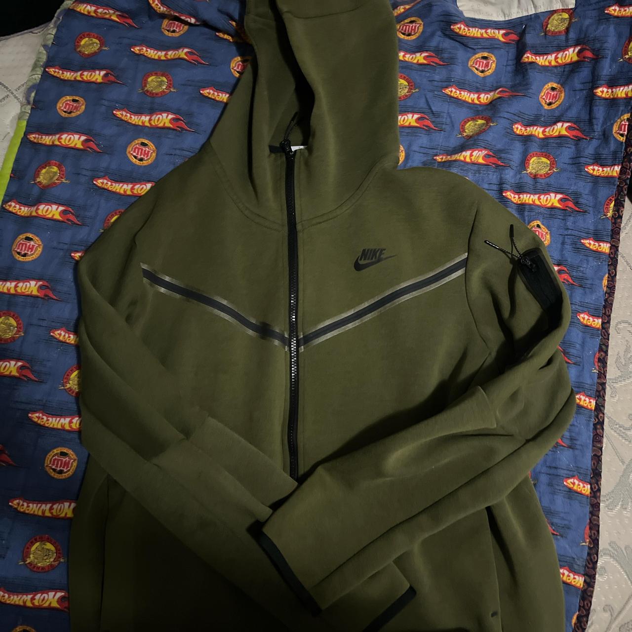 Dark green Nike tech fleece - Depop