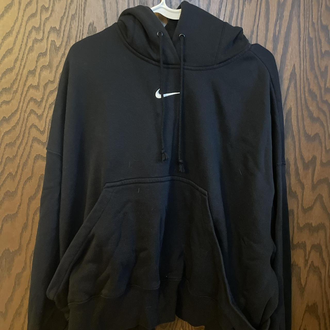 3 Nike hoodies barley worn - Depop
