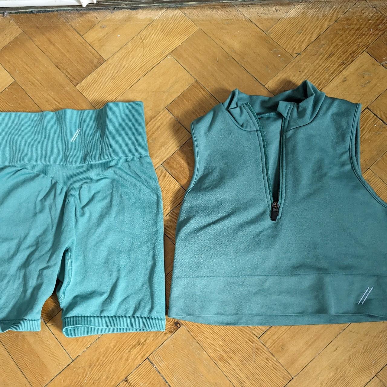 Tala gym set size S #tala #gymwear #gymset - Depop