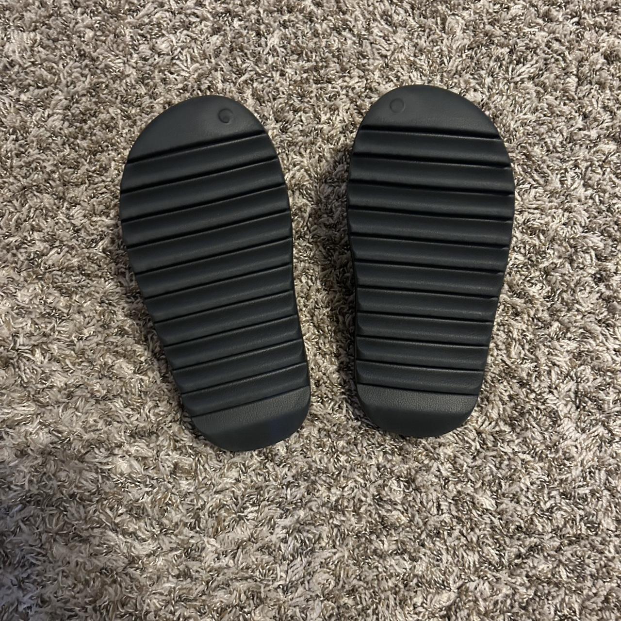 These are 1:1 ️FAKE ️ onyx yeezy slides | Depop