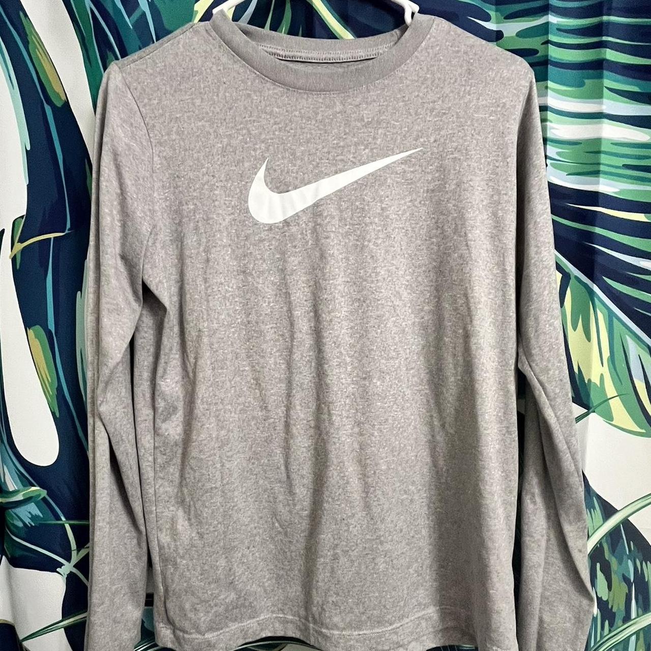 YOUTH XL NIKE DRI FIT LONG SLEEVE TEE 🩶 #nike... - Depop