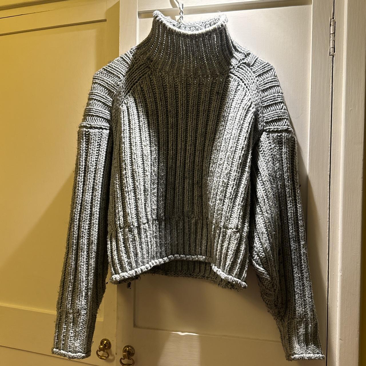 H&M 🩶 GREY CROPPED JUMPER SIZE S - Depop