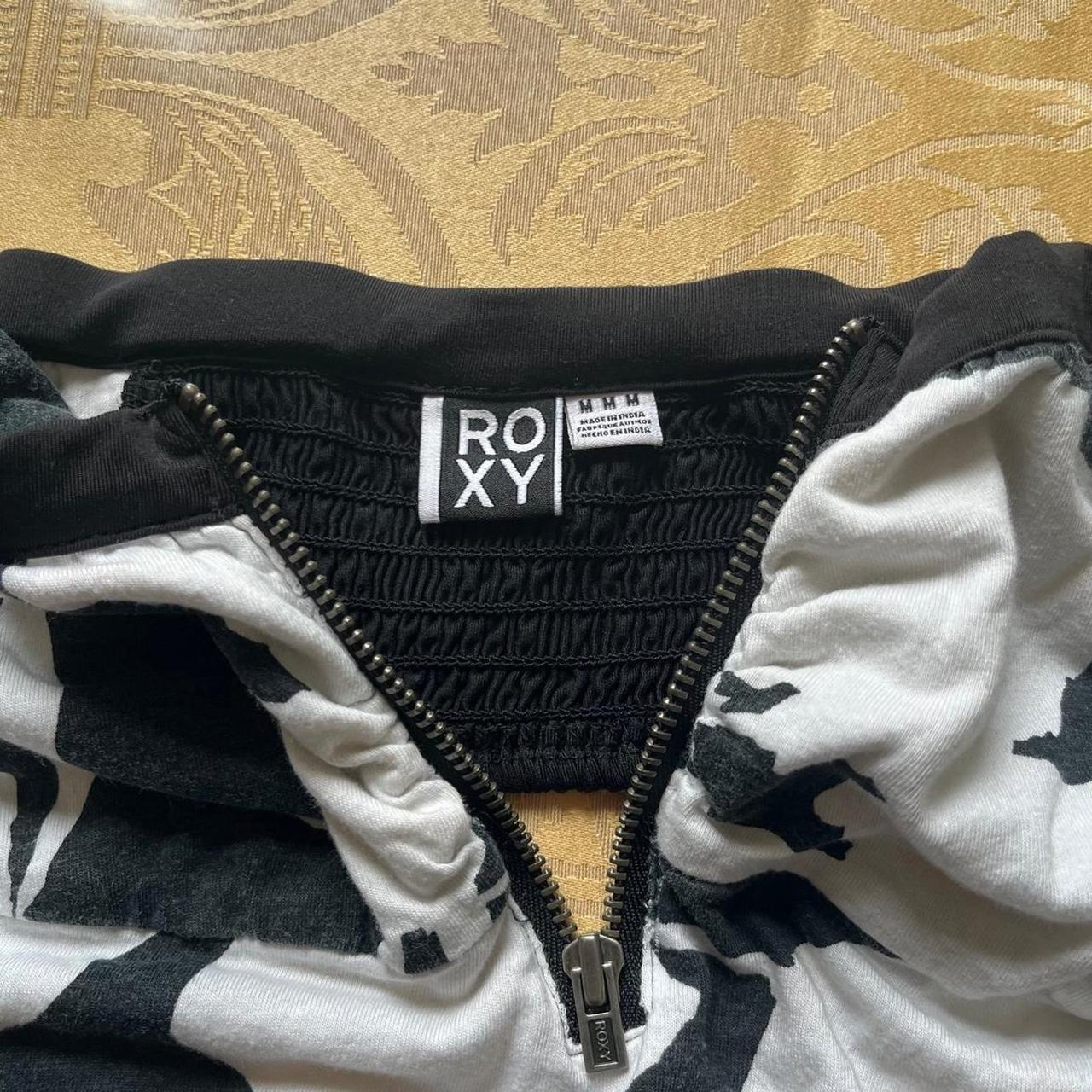 y2k roxy Black and white floral tube top #floral... - Depop