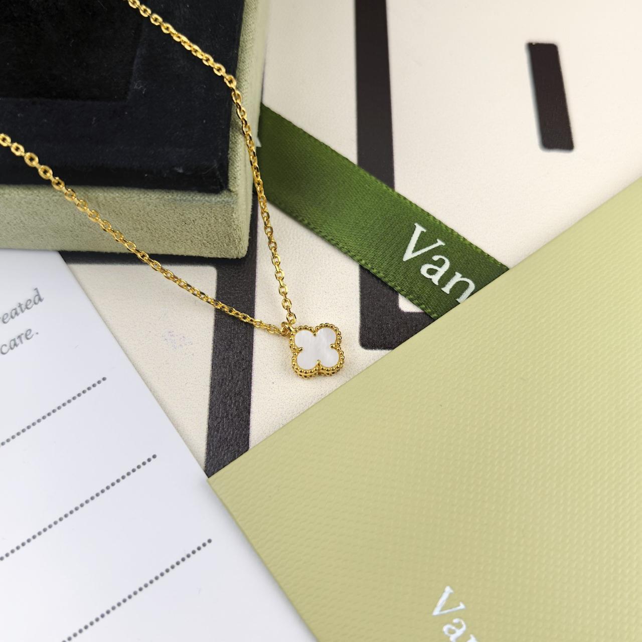 Van Cleef & Arpels four-leaf clover necklace Chain... - Depop