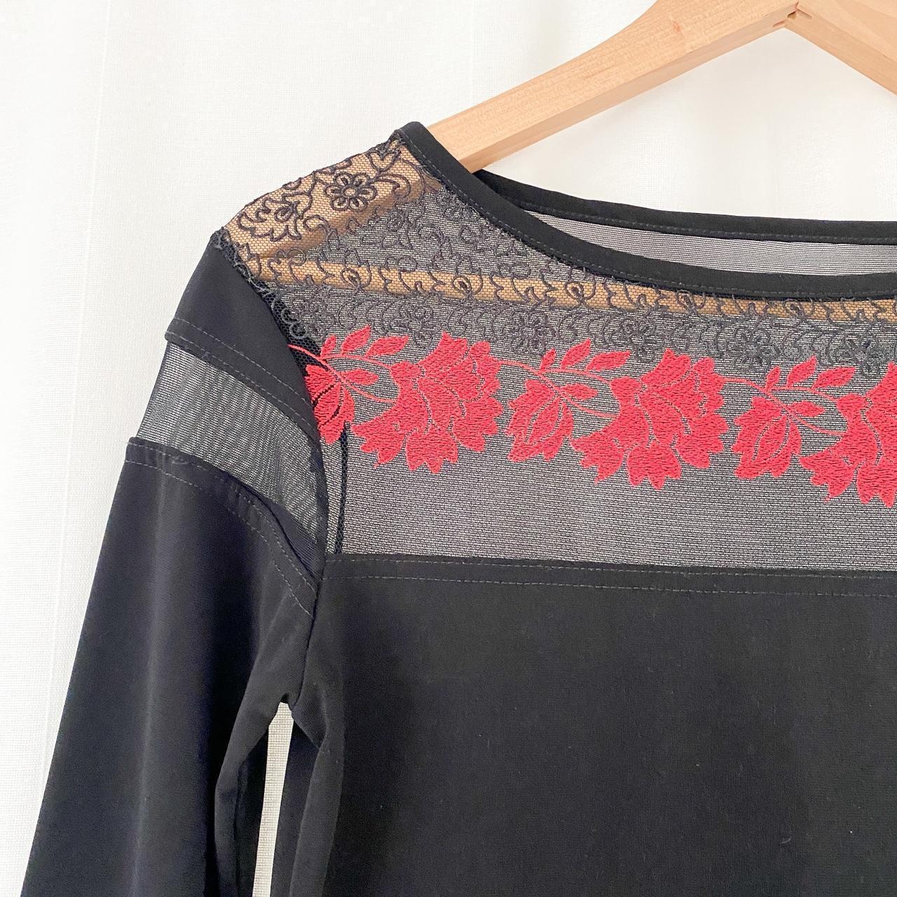 Women's Black and Red Top | Depop