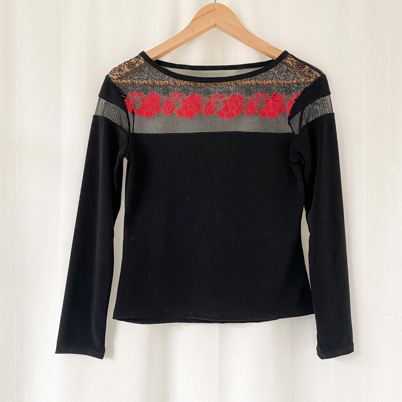 Women's Black and Red Top | Depop