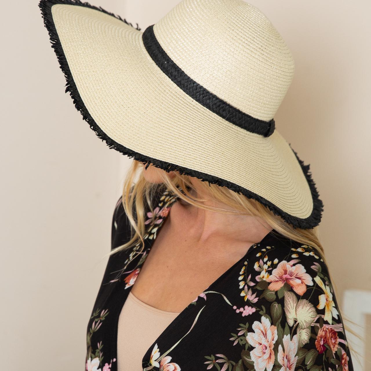 THE HAMPTONS SUN HAT WITH A RAW STRAW EDGE DETAIL. - Depop