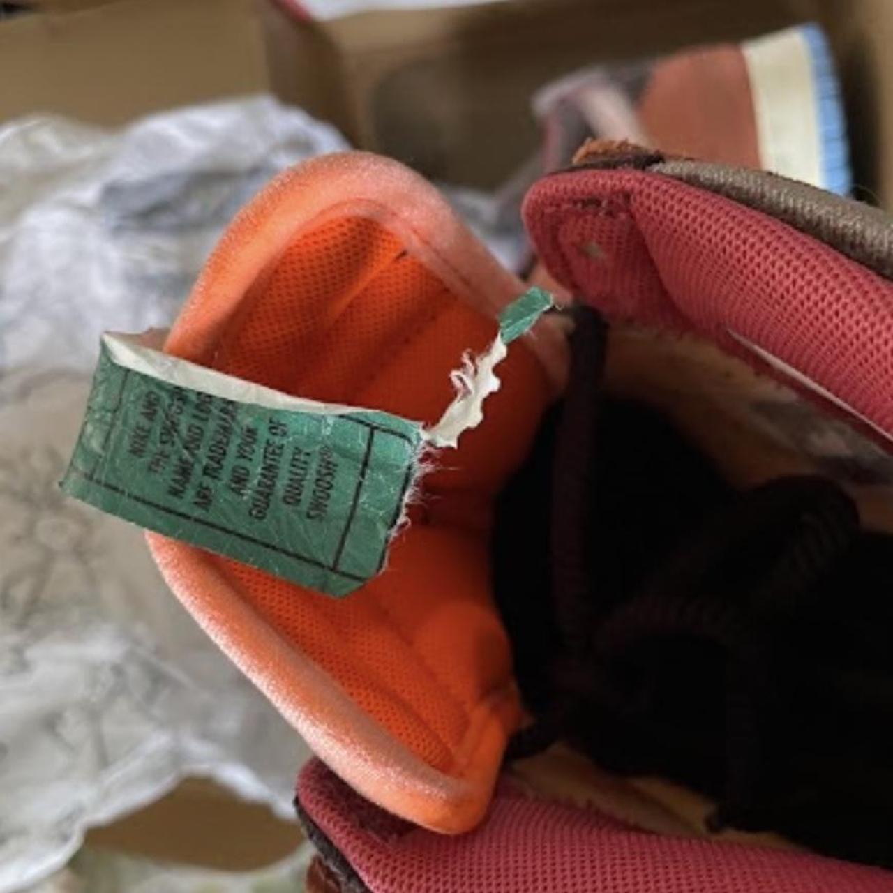 Social status x Nike dunks Tag ripped on one shoe - Depop