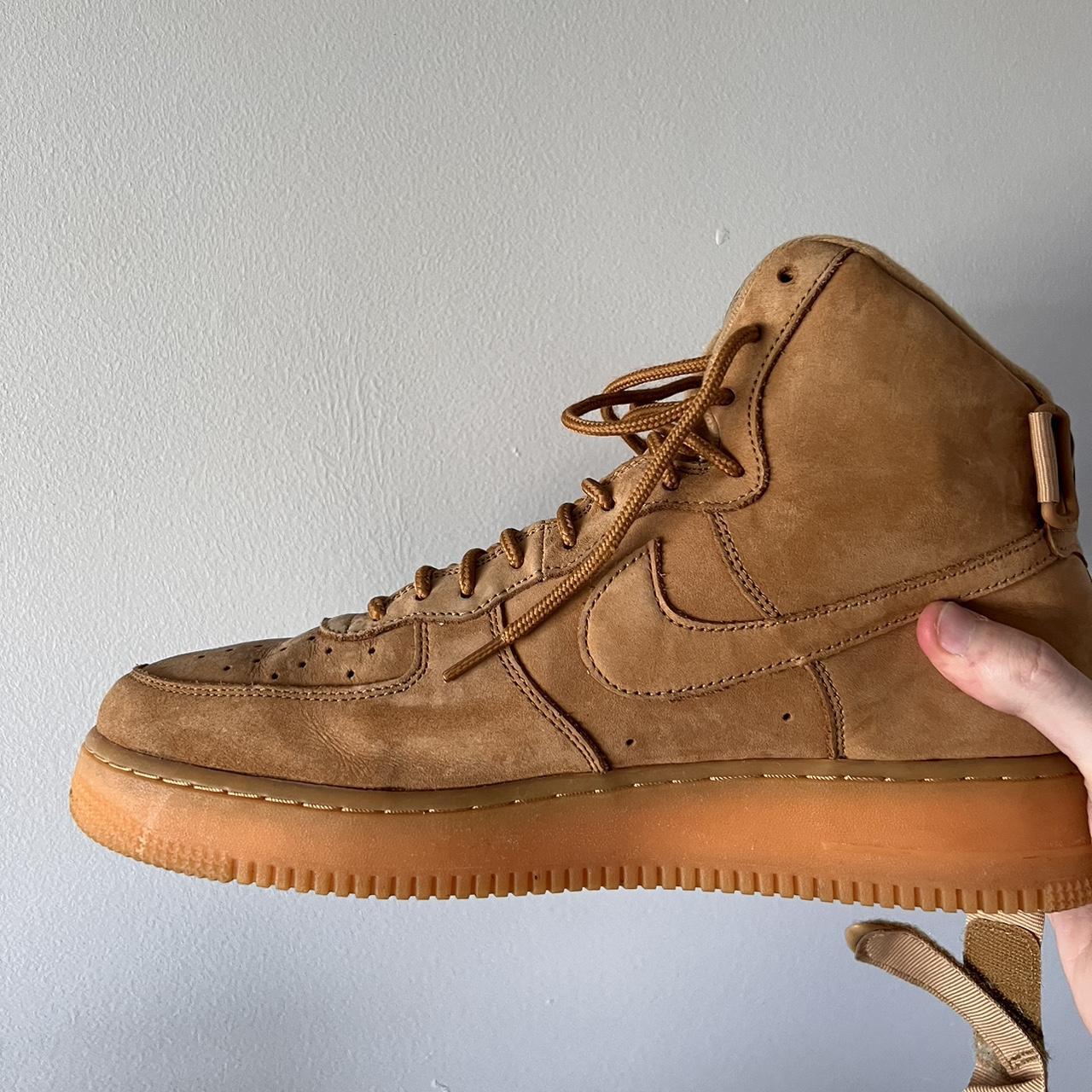 Nike Men's Tan Trainers | Depop