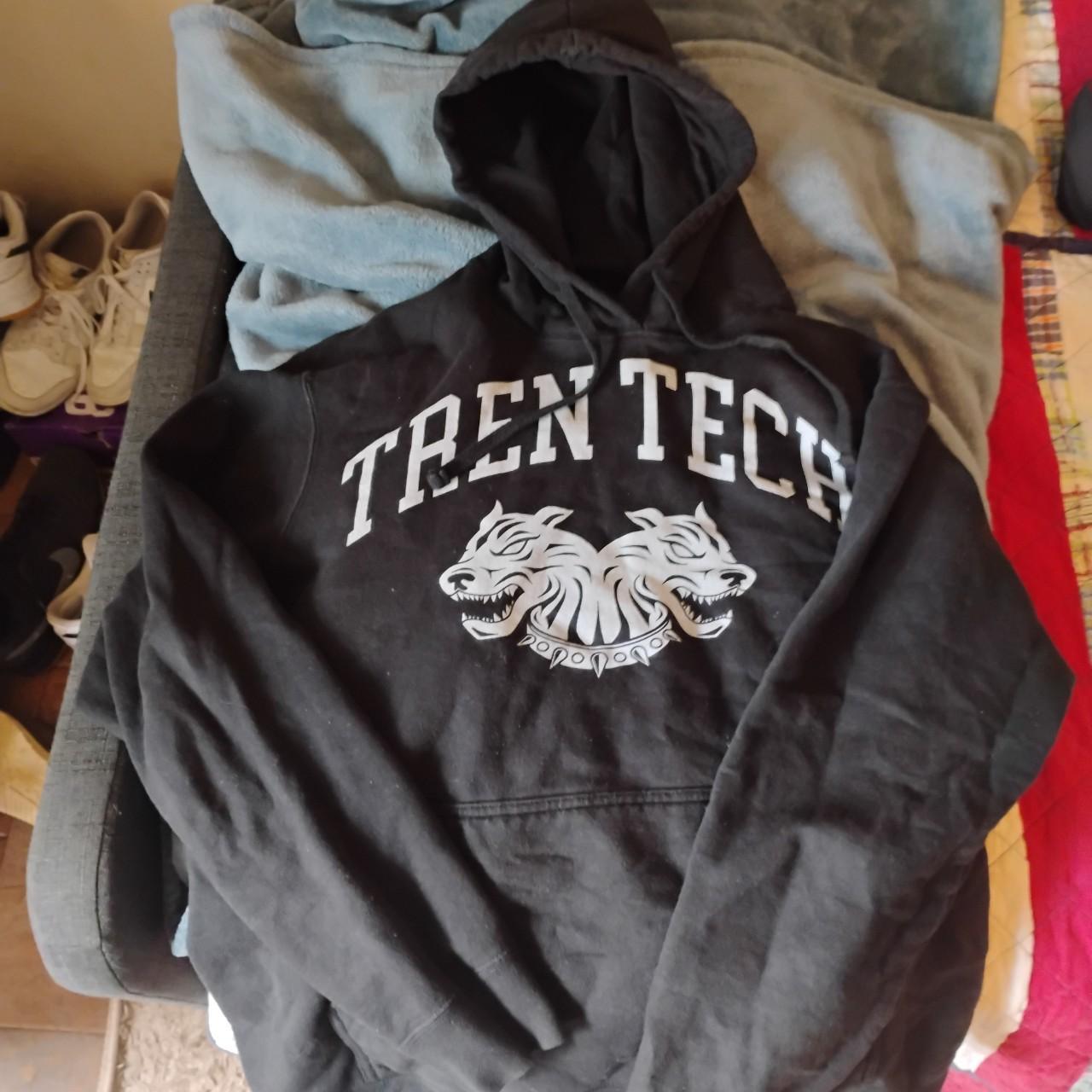 Tren tech size L | Depop
