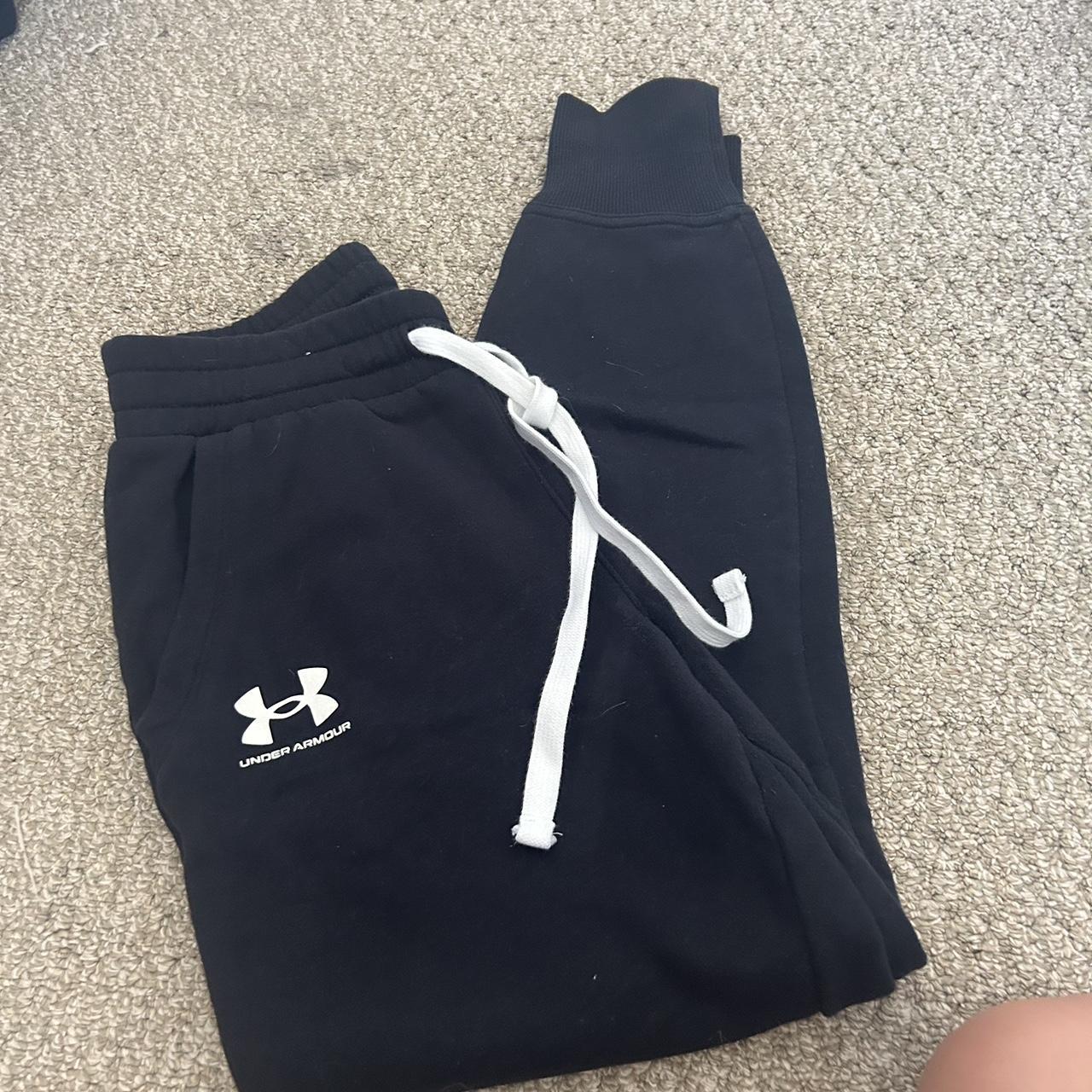 under armour sweats size small worn once - Depop
