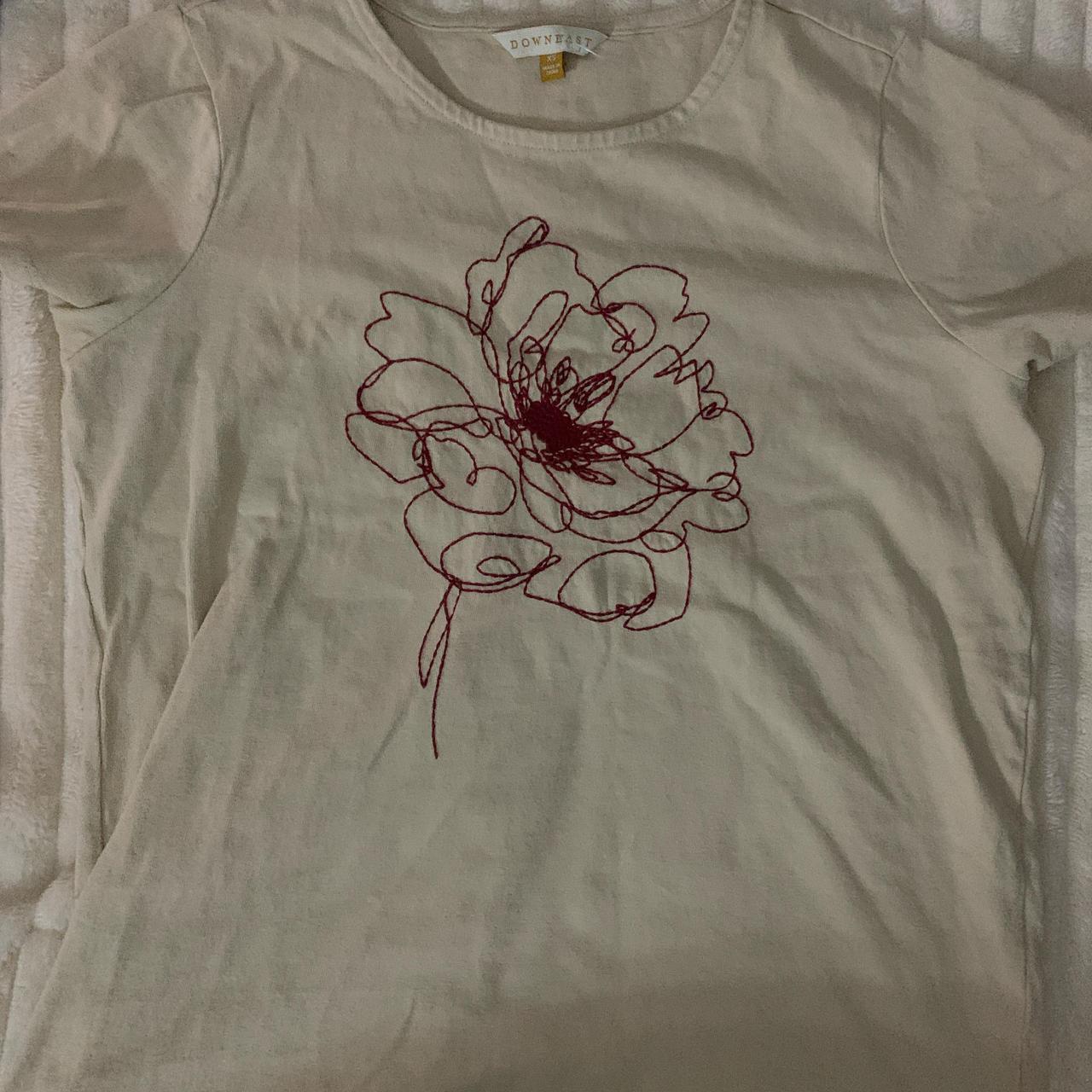 Cream and brown flower graphic tee - Depop