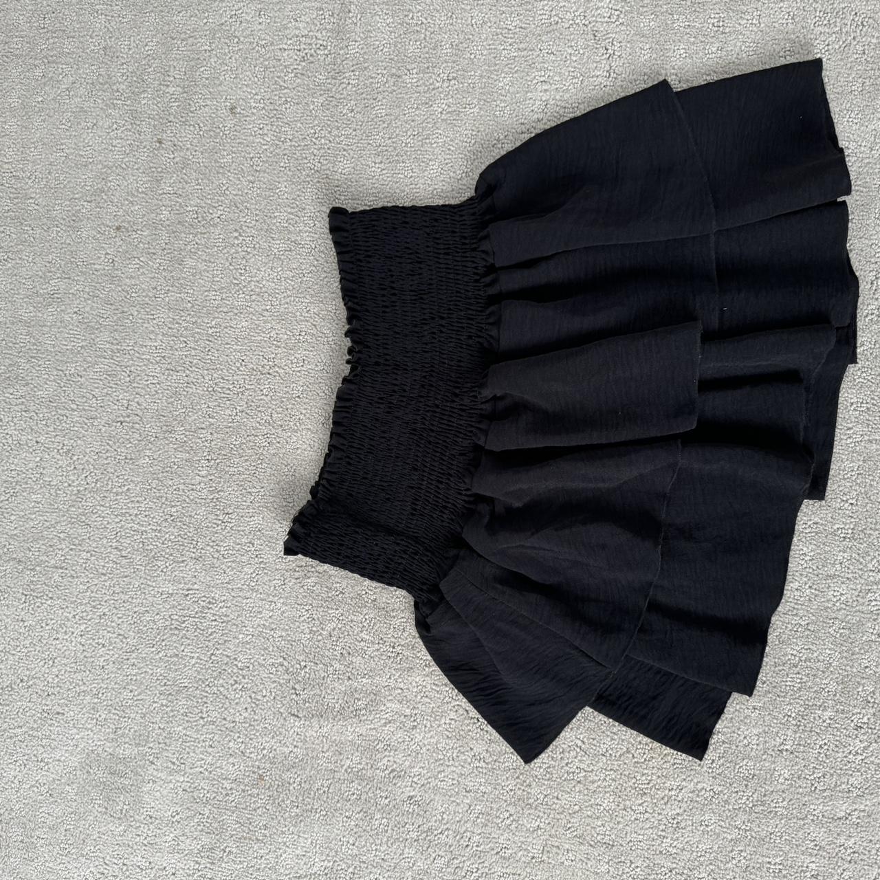 Black ruffle skirt with stretchy waistband #skirts - Depop