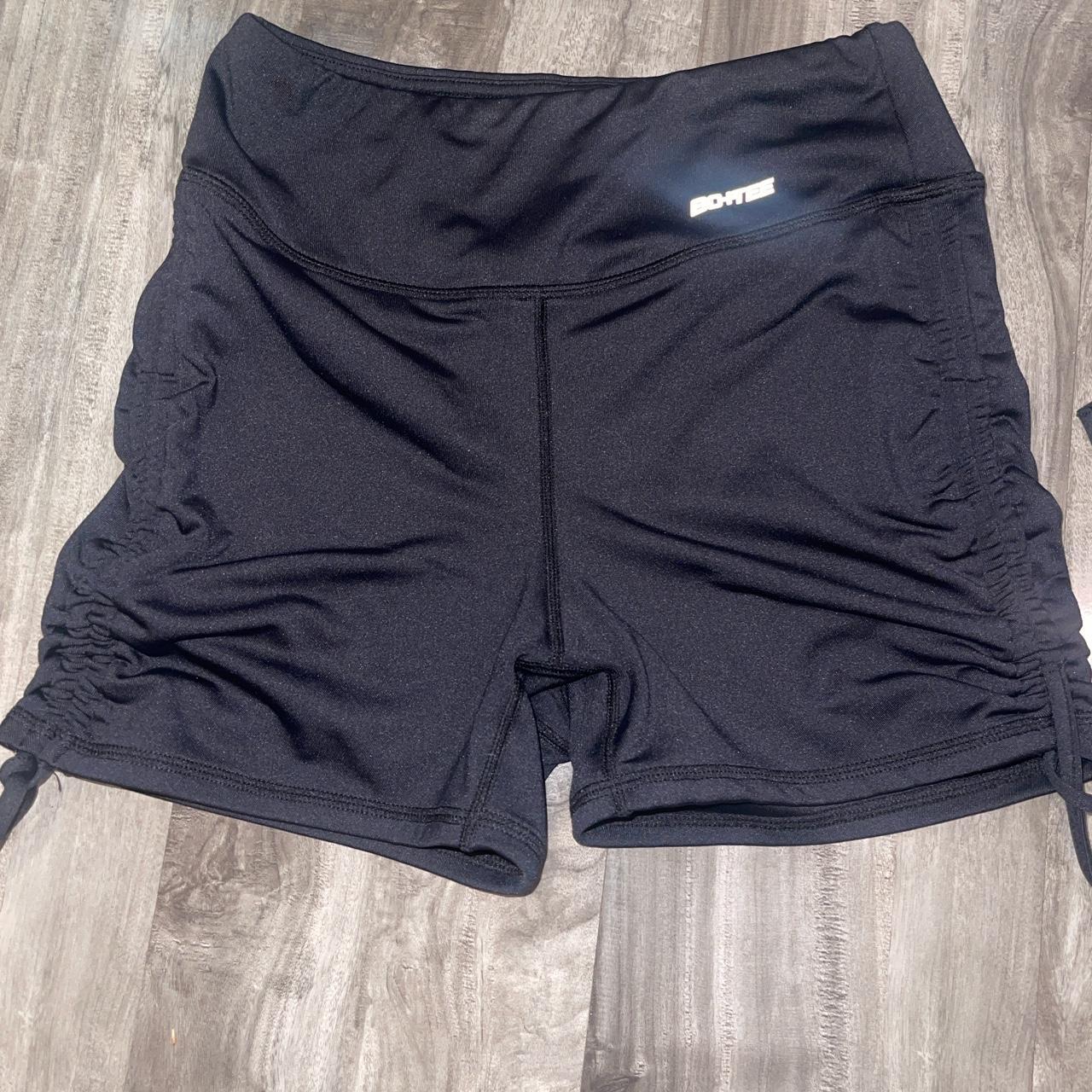 Bo+Tee Women's Black Shorts | Depop
