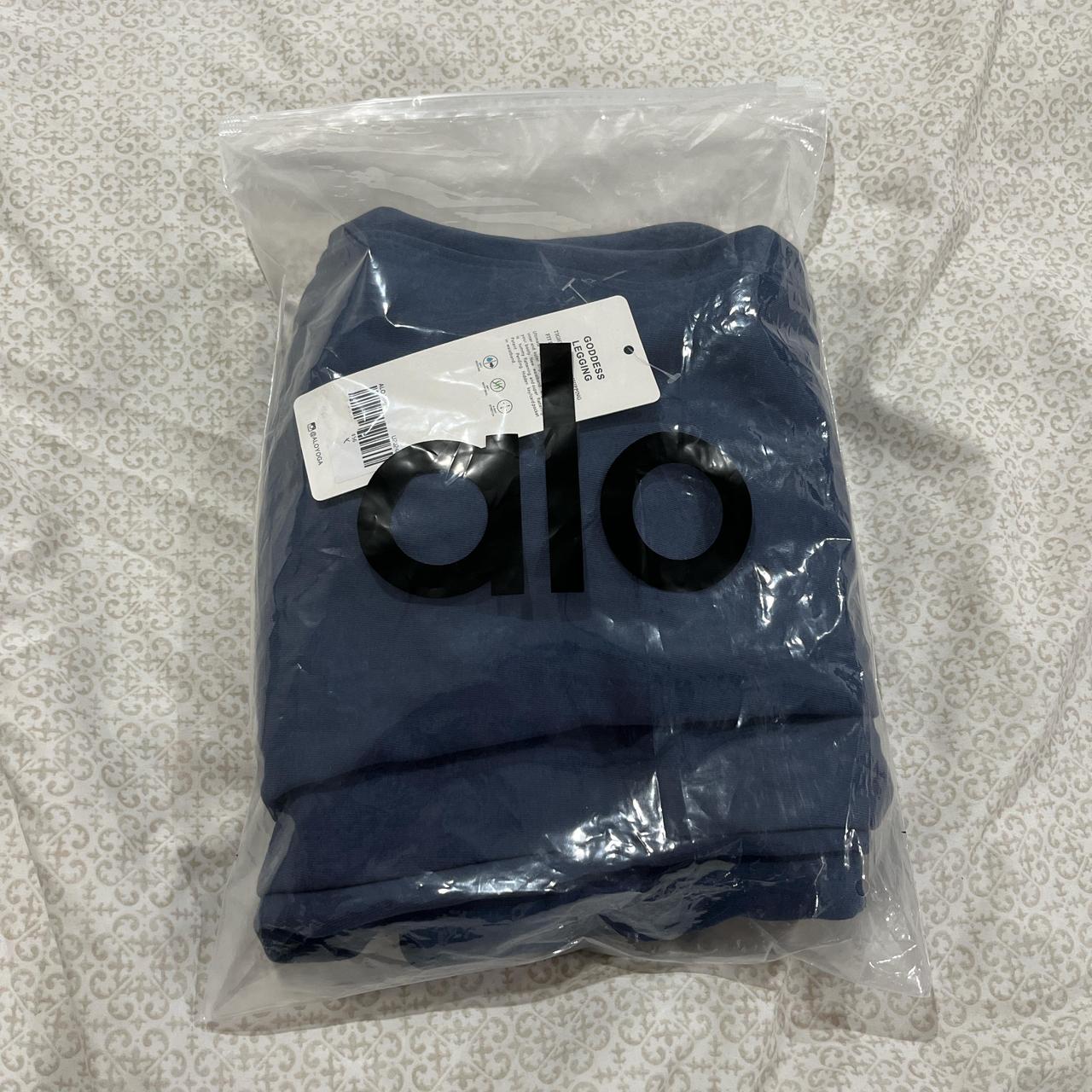 Unisex Alo sweats. Brand new. Never worn. - Depop