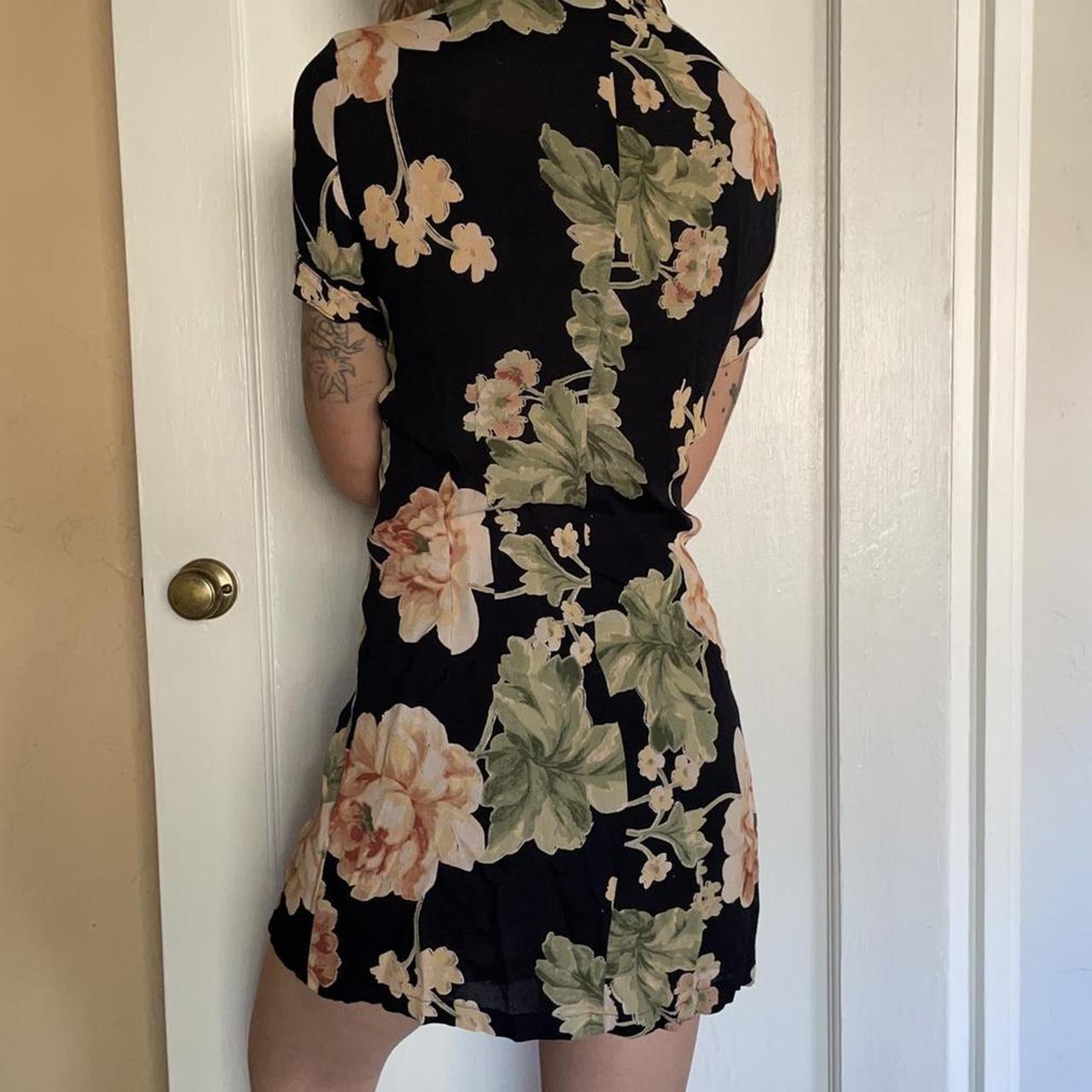Floral Reformation Dress. Tag size: 6. Fits like a... - Depop