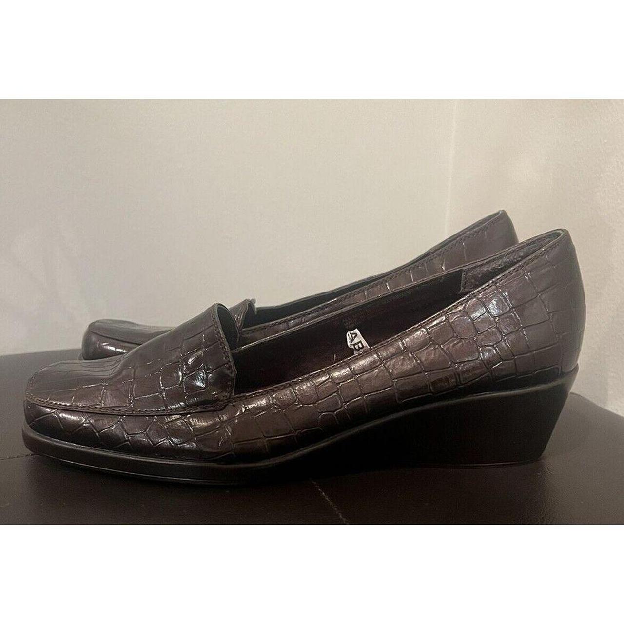 Merona Shoes Womens 9.5 Loafer Slip On Faux Croc... - Depop
