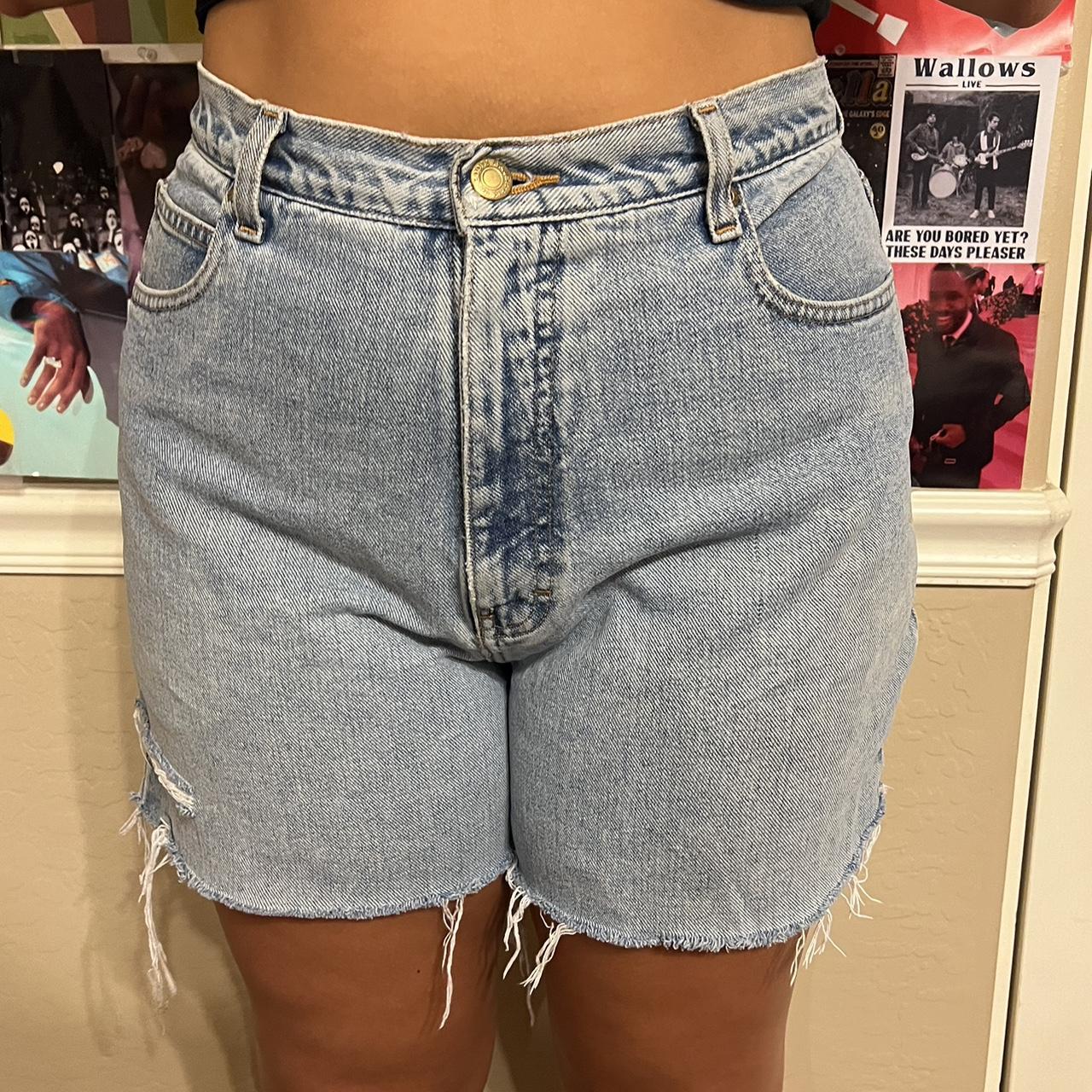 Eddie Bauer Women's Blue and Navy Shorts | Depop