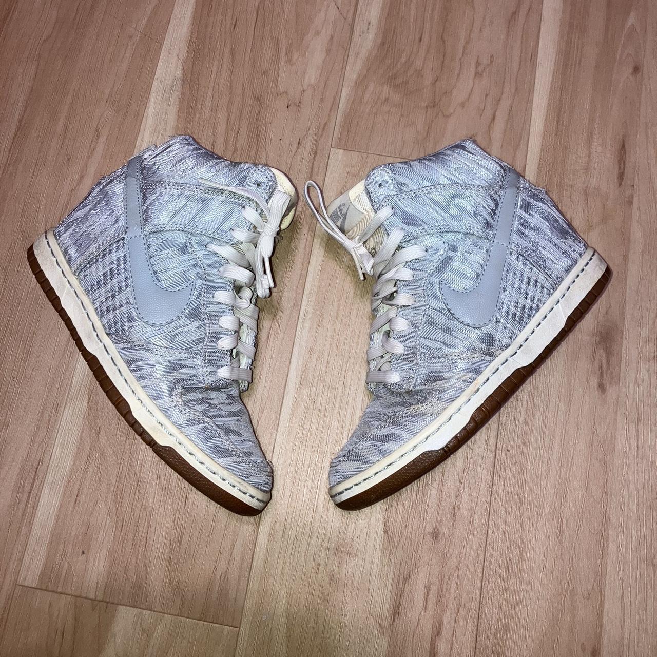 Vintage Nike dunk heel ski high dunk white blue size 6 - Depop