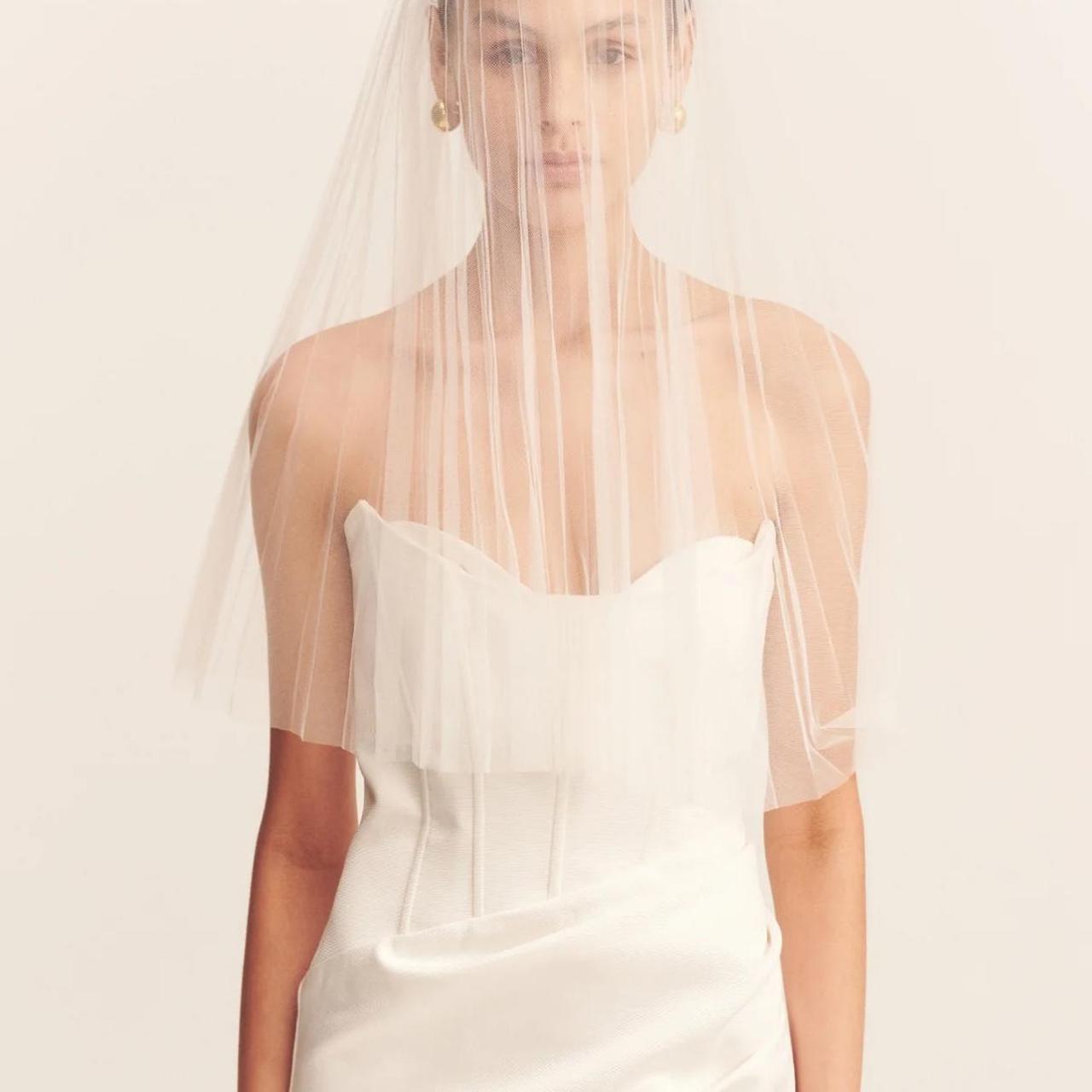 Shona Joy Cirrus Pleated Veil Worn once for bridal... | Depop