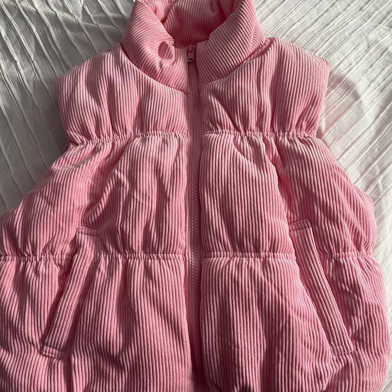 Light pink puffer vest size large - Depop