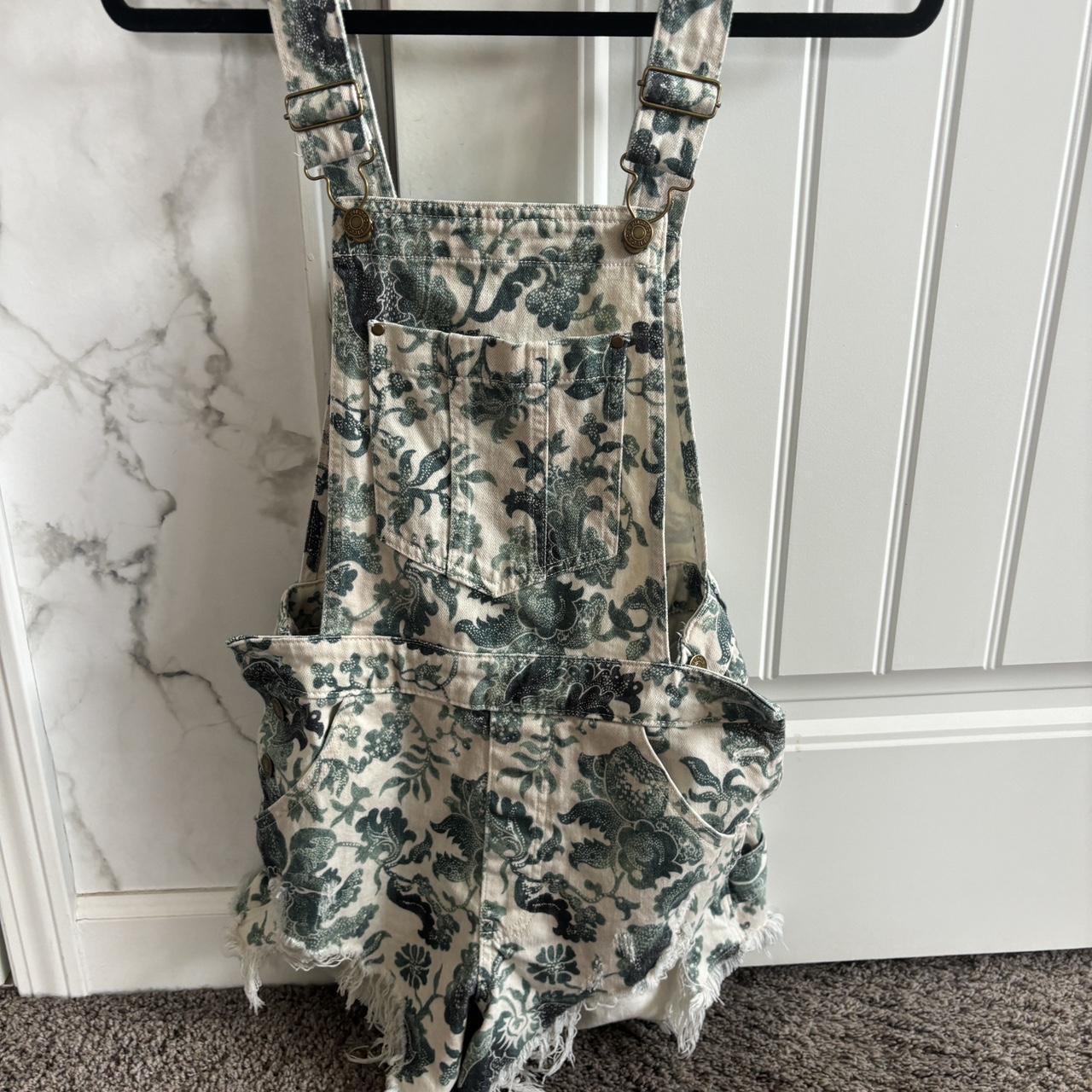 White and blue floral print overalls #floraloveralls | Depop