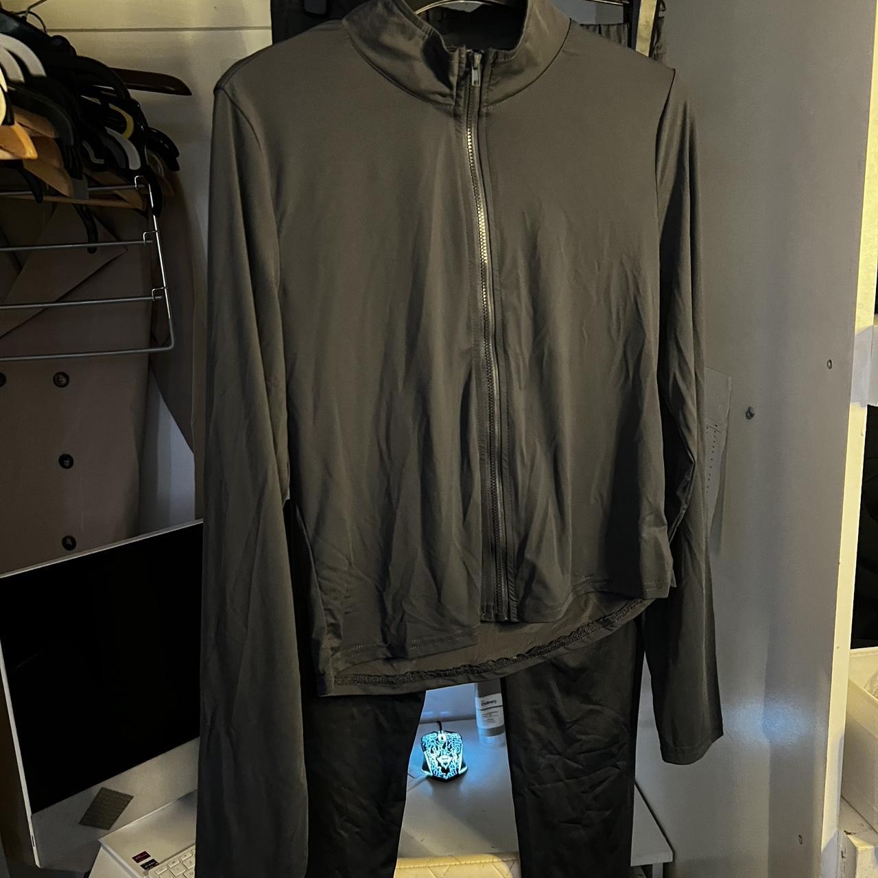 Grey gym set - Depop