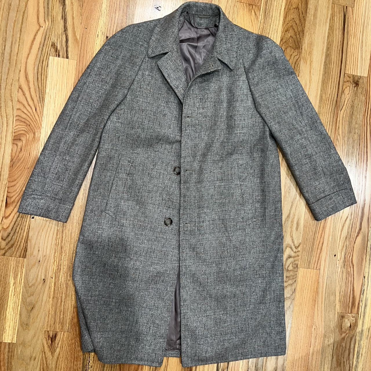 Lovely speckled Scottish tweed balmacaan overcoat,... - Depop