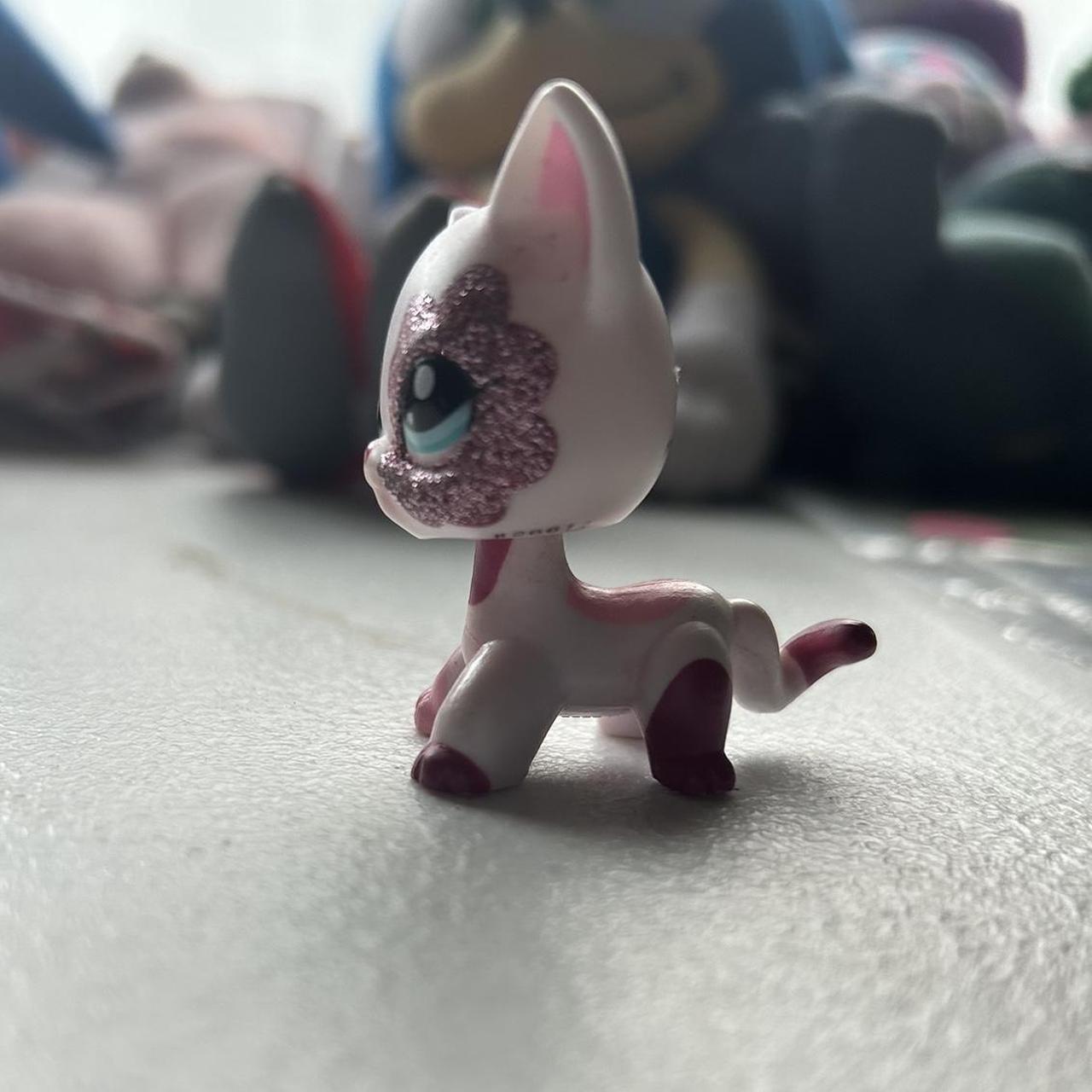 Lps #2291 White short hair cat, with pink spots and... - Depop