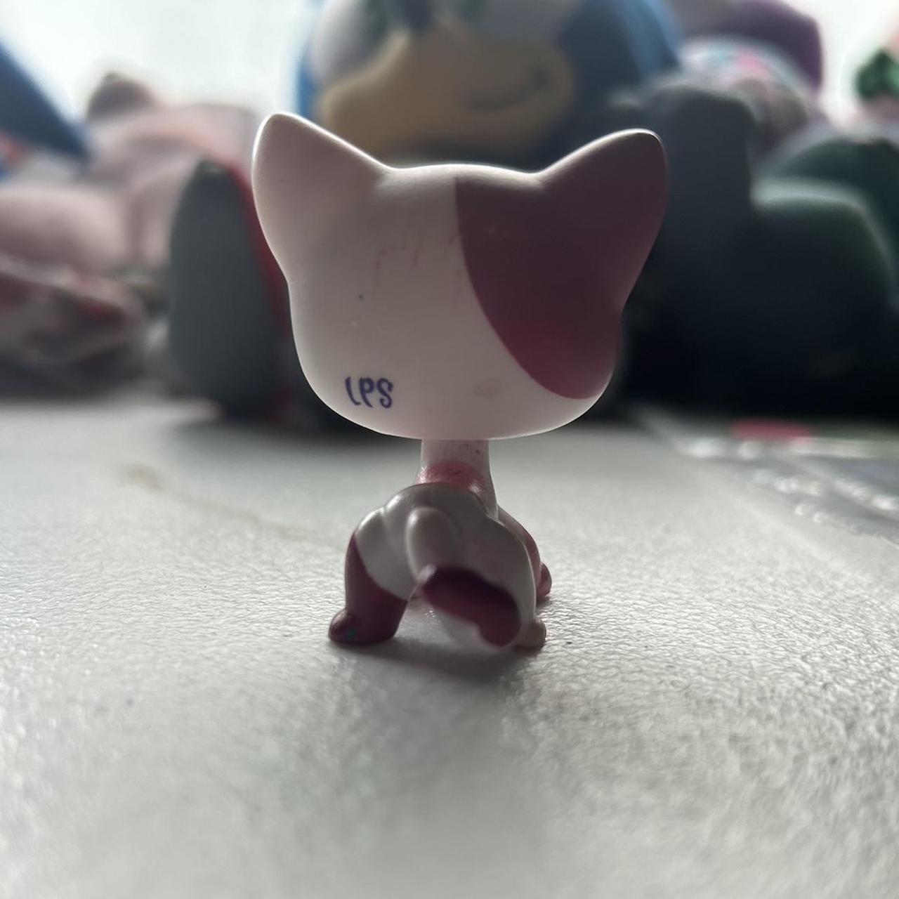 Lps #2291 White short hair cat, with pink spots and... - Depop