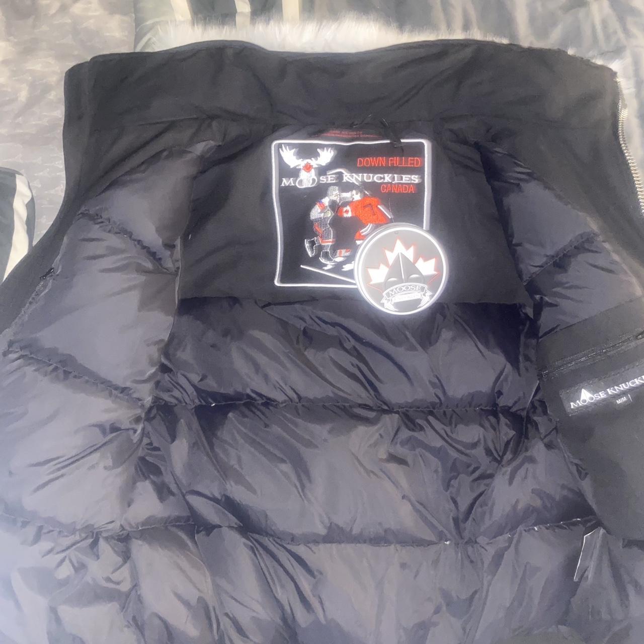 Moose knuckle bomber coat with white fur - Depop