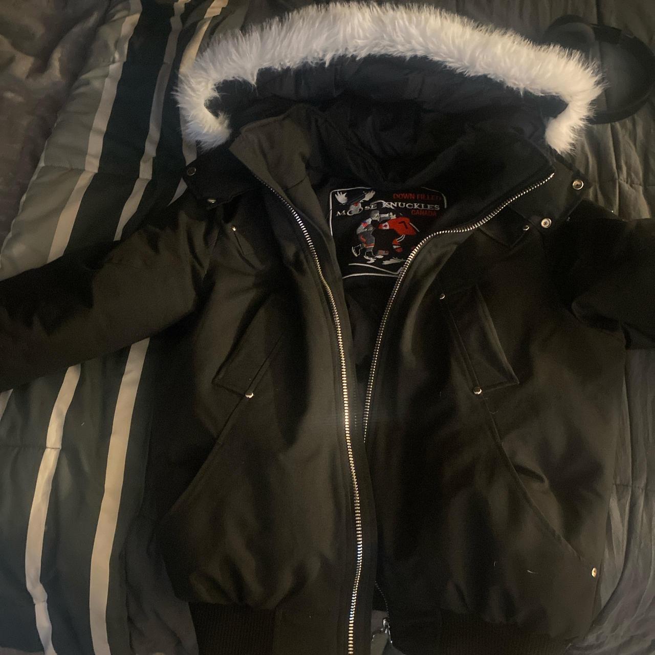 Moose knuckle bomber coat with white fur - Depop