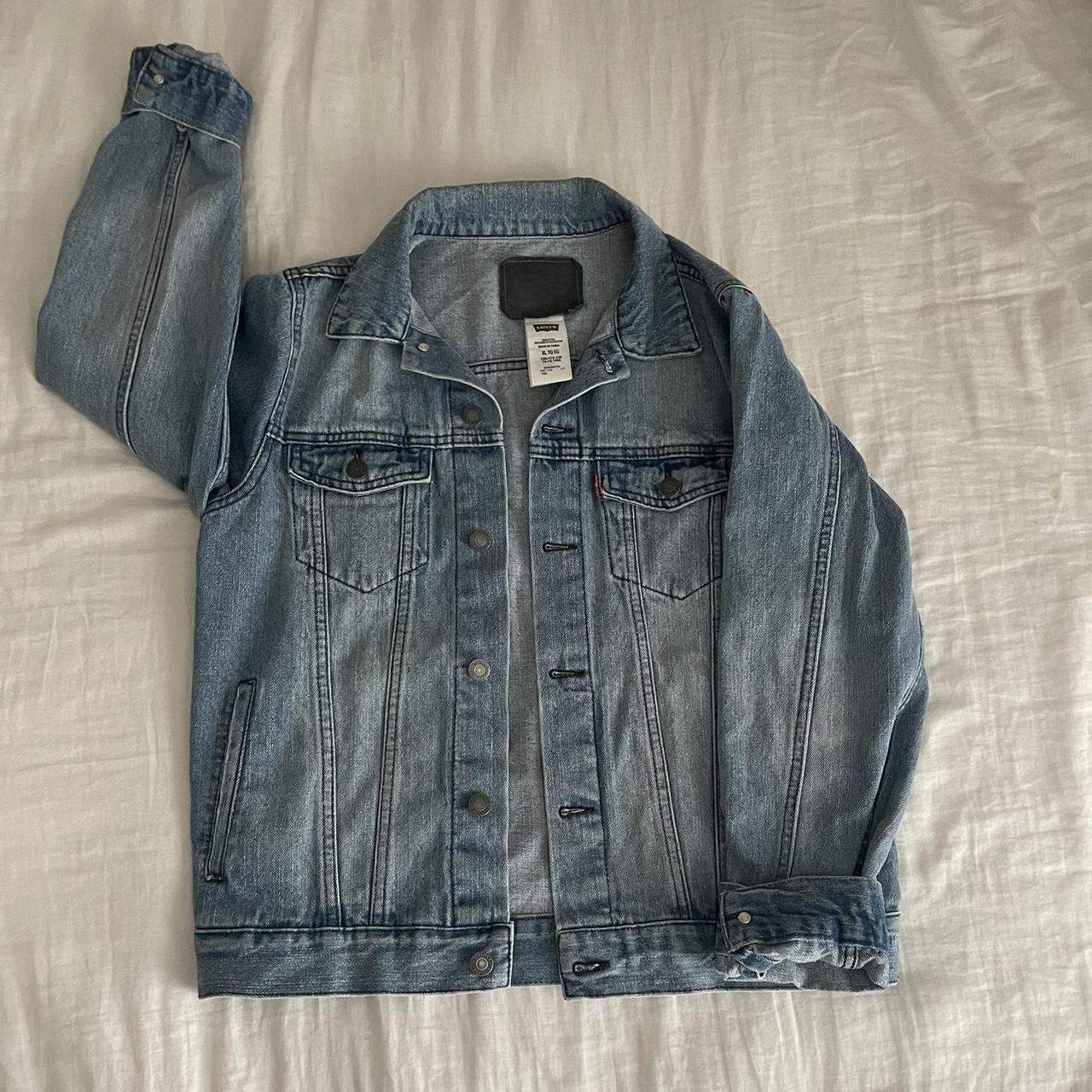 Levi’s Oversized Denim Jacket - Depop