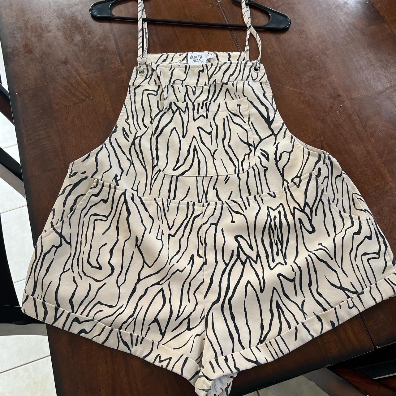 Princess Polly romper. SIZE 4 - Depop