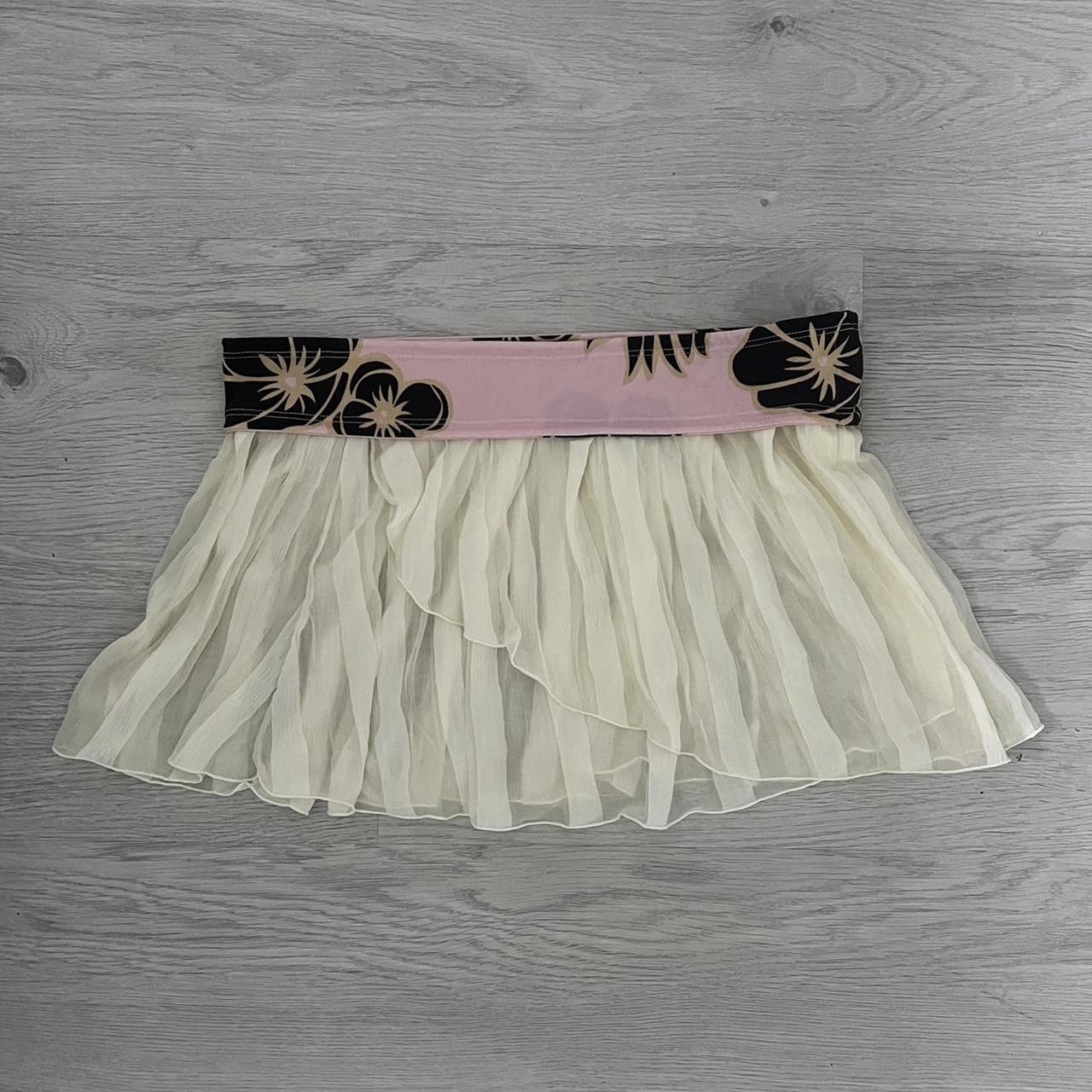 adorable flowy micro mini skirt!! #y2k #beachy #cute - Depop