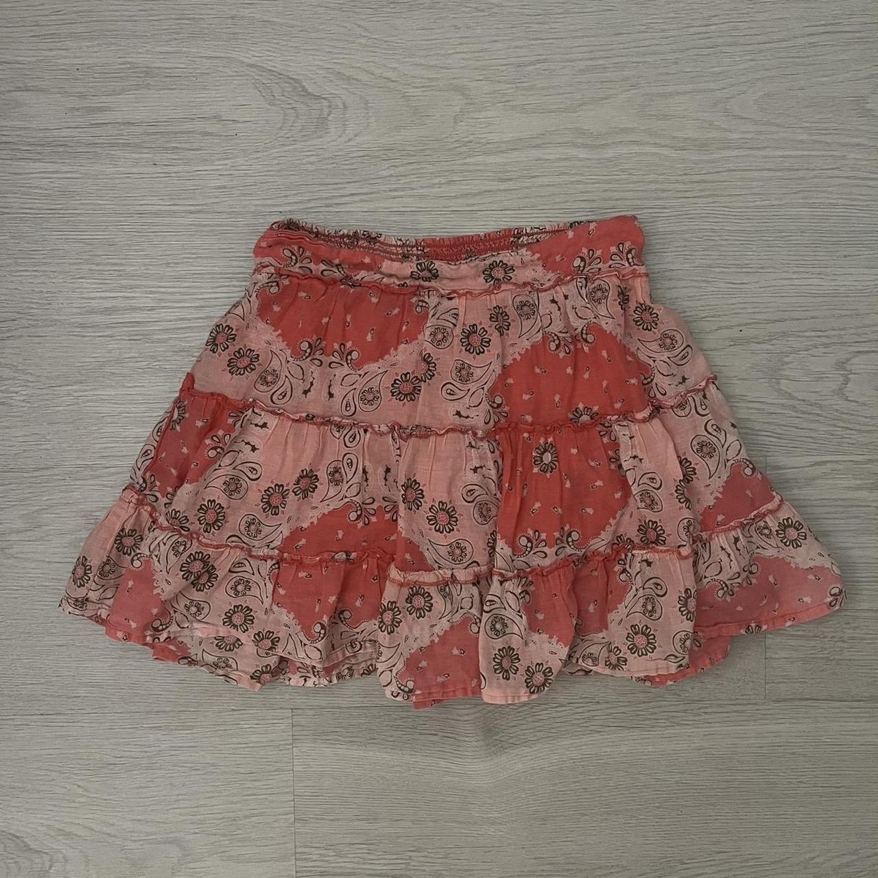 super cute floral flowy skirt! perfect for a night... - Depop