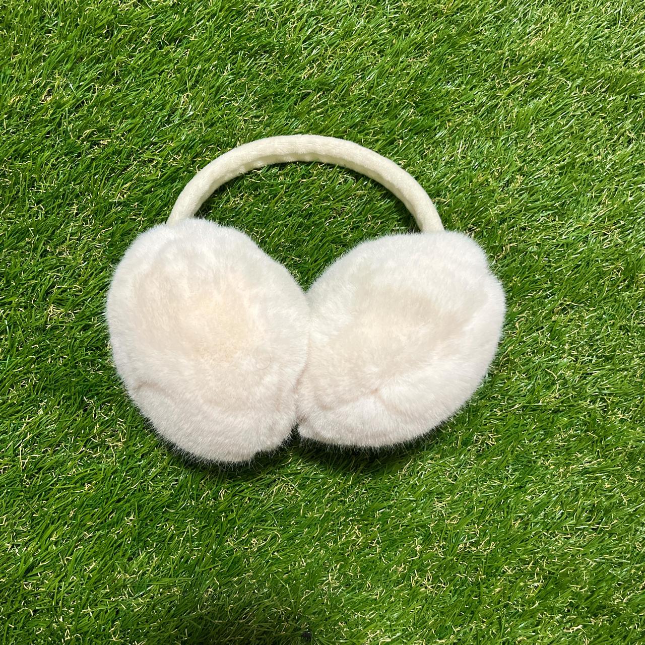 XL puff Ear muffs Never used - Depop
